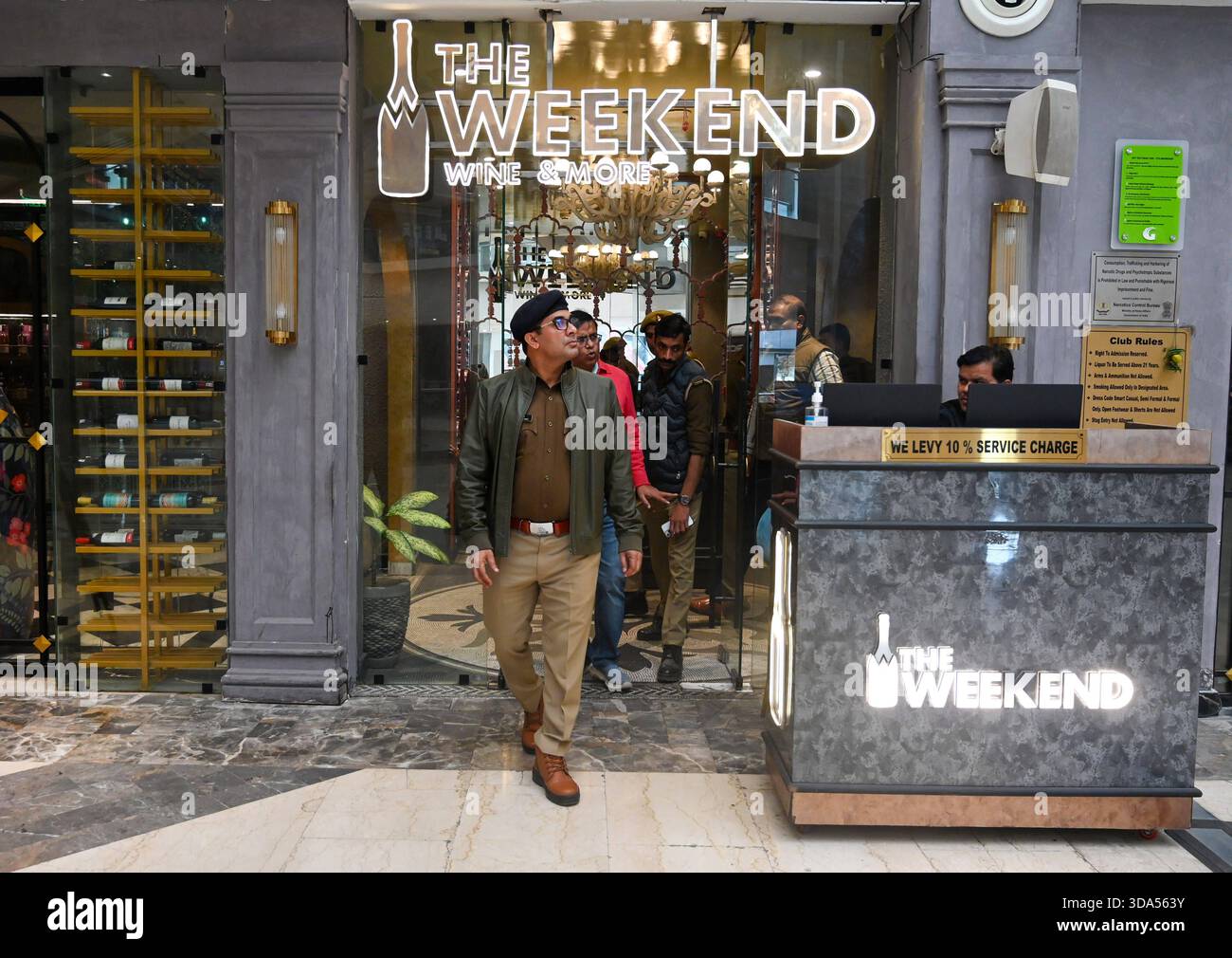 Mall india noida ncr hi-res stock photography and images - Alamy
