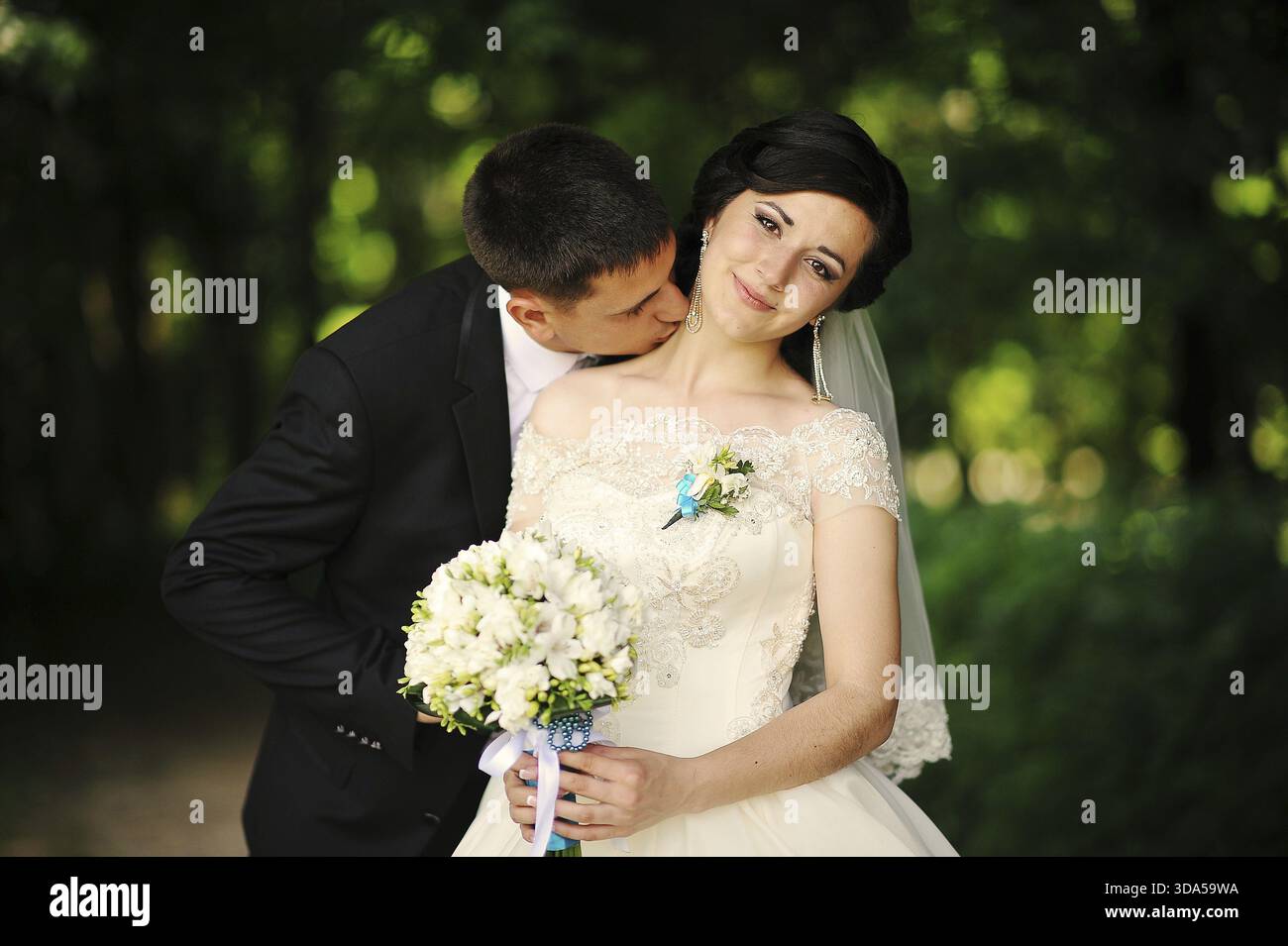 Neck kiss hi-res stock photography and images - Alamy