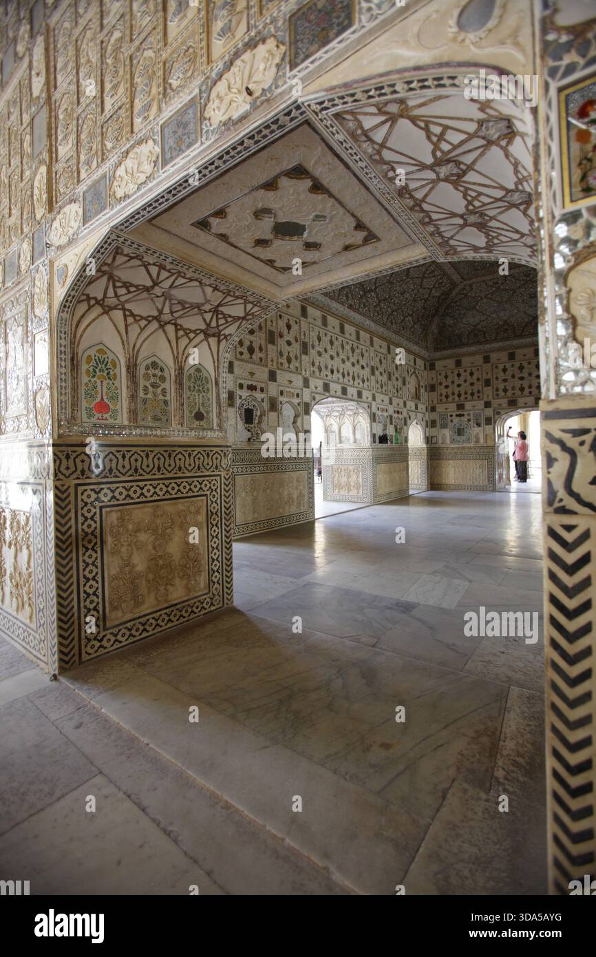 Fine mirror and plaster work in the Sheesh Mahal mirrored hall, Amber ...