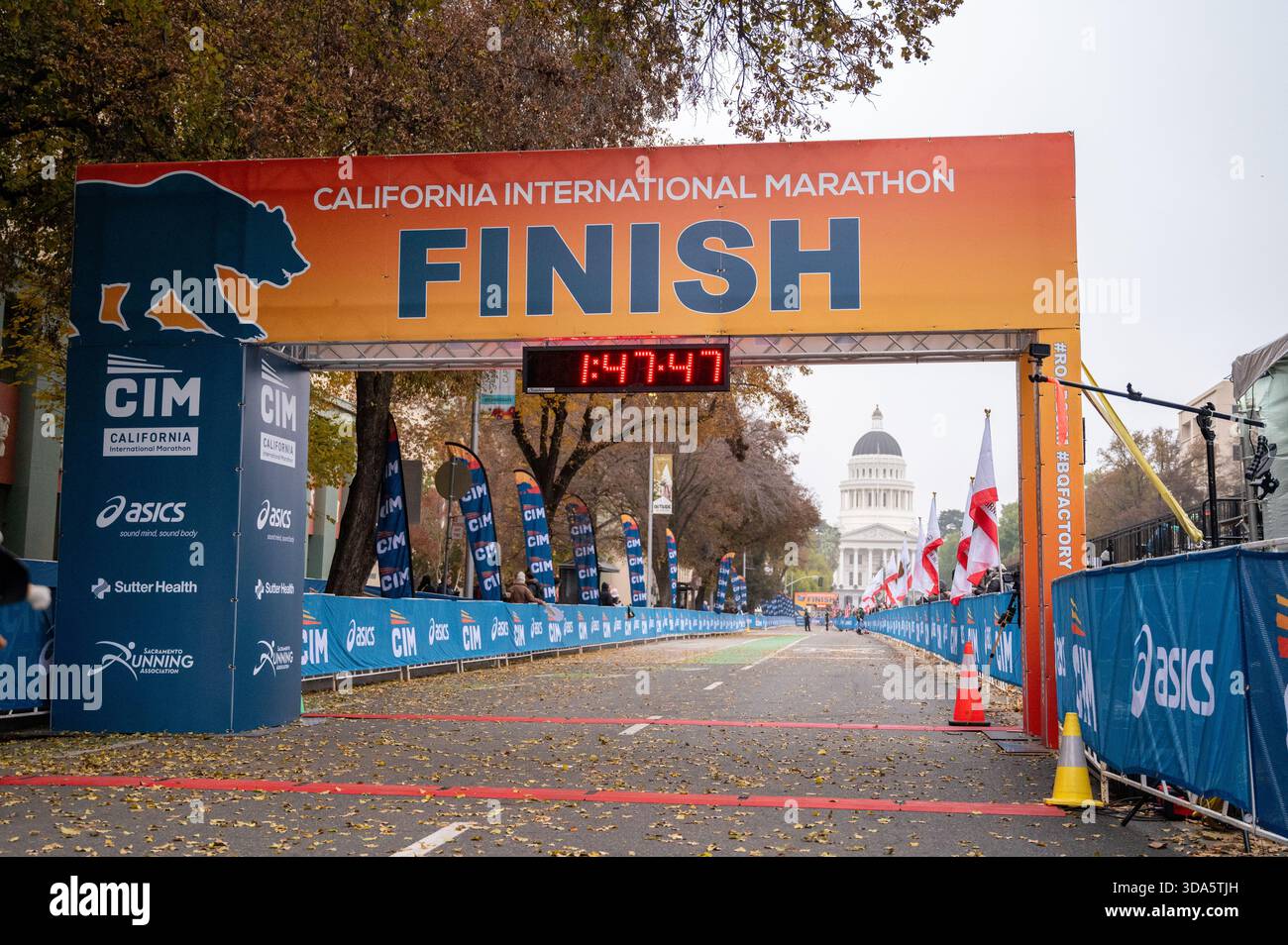 Orange finish line gate of the California International Marathon (CIM ...