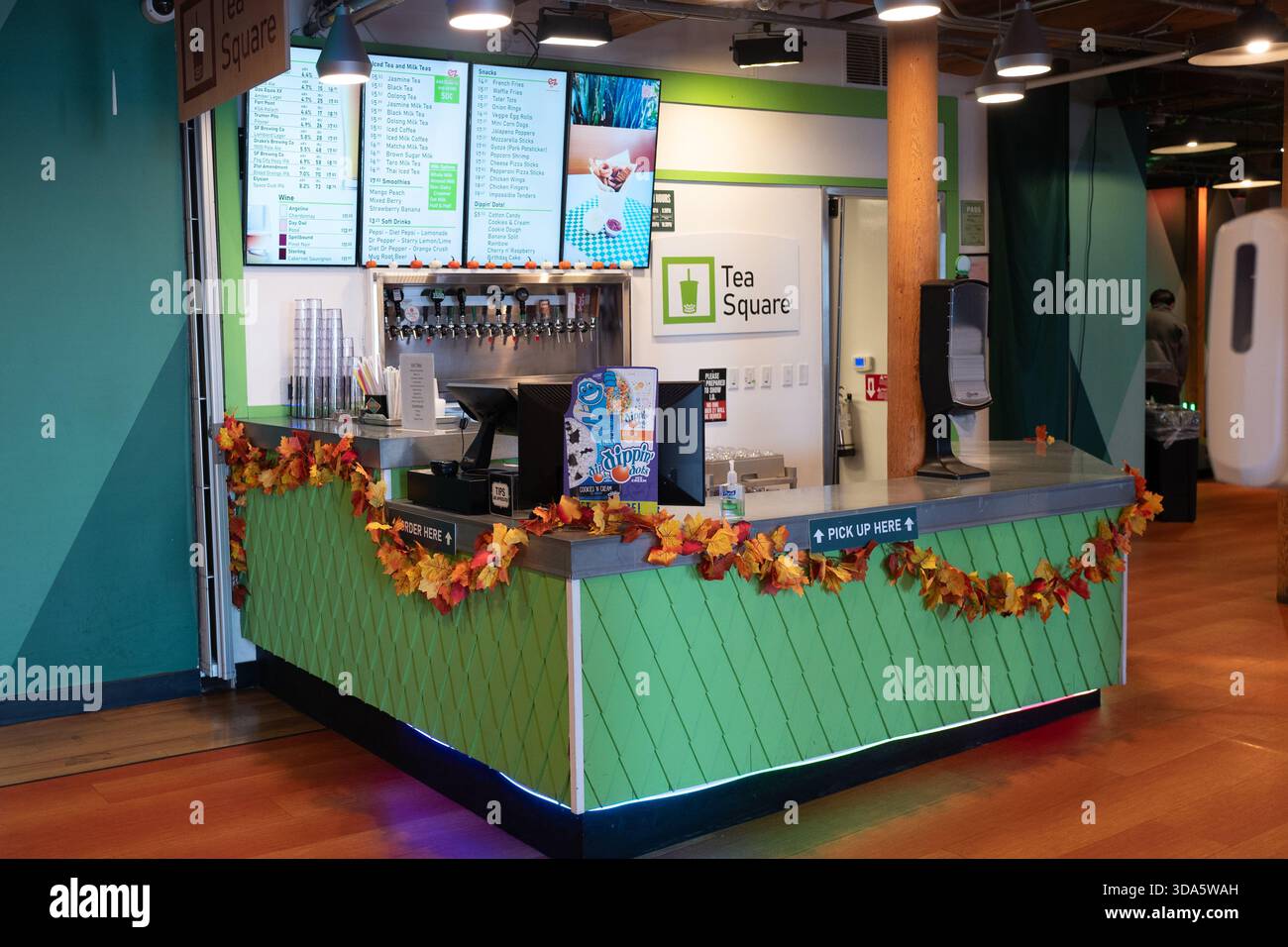 Concession stand and bubble tea shop inside Subpar Mini Golf at ...