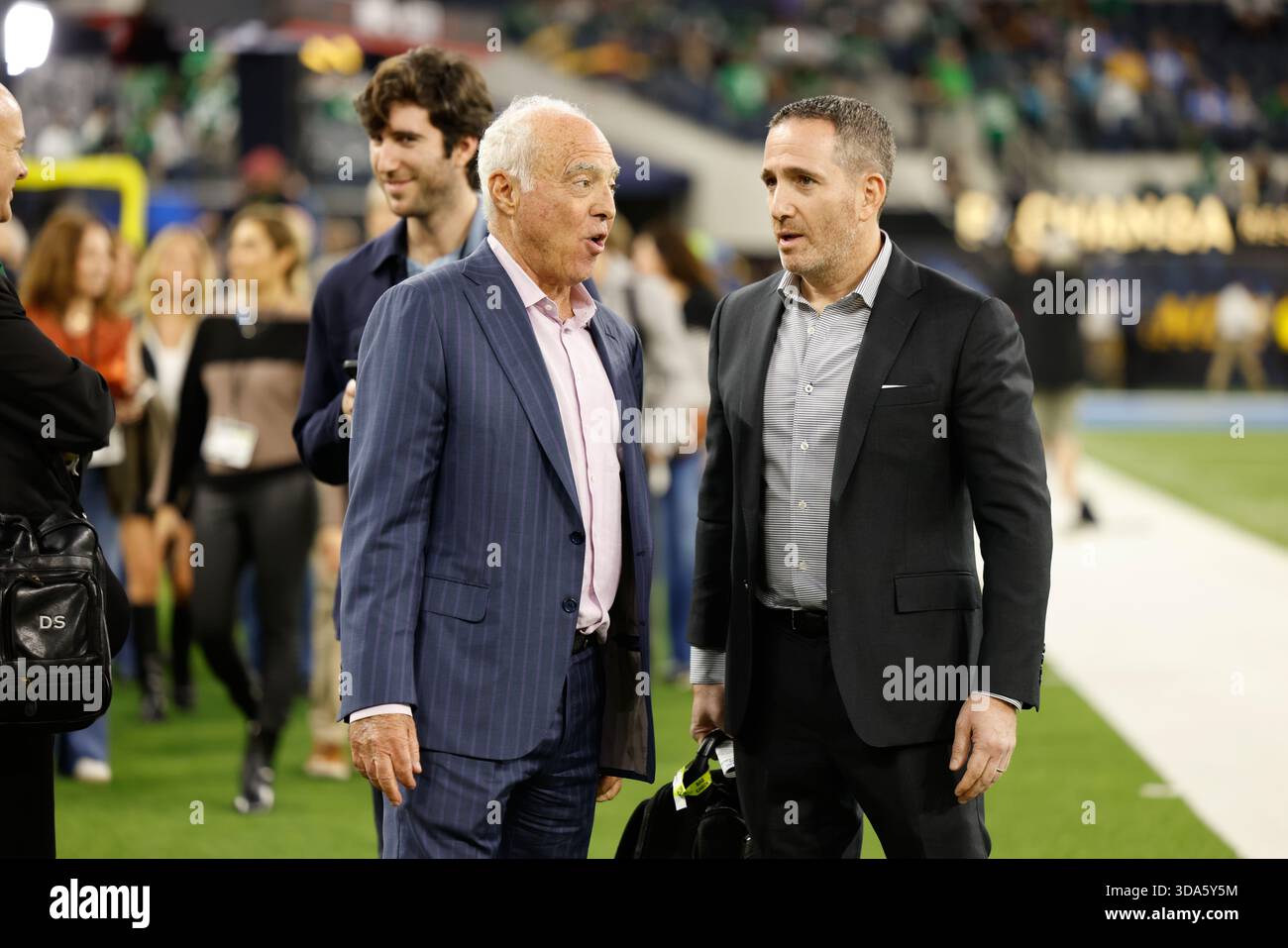 Philadelphia Eagles owner Jeffrey Lurie, left, taking to general ...