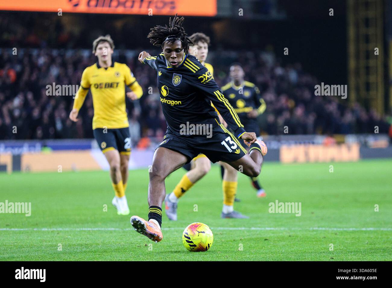 Patrick Dorgu (13 Manchester United) takes a shot during the Premier ...