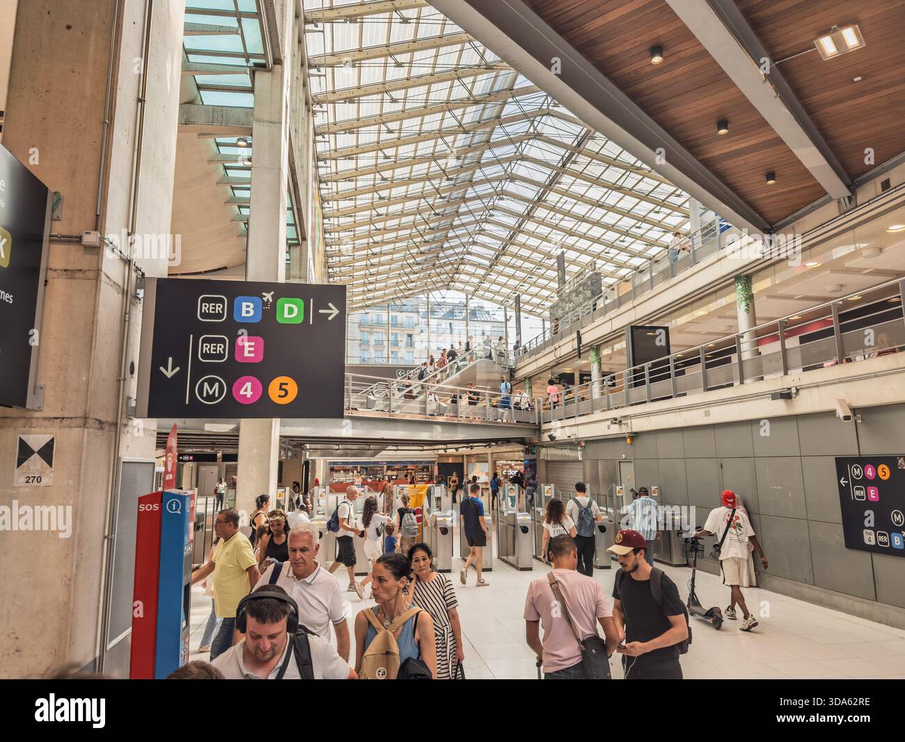Rer hub hi-res stock photography and images - Alamy