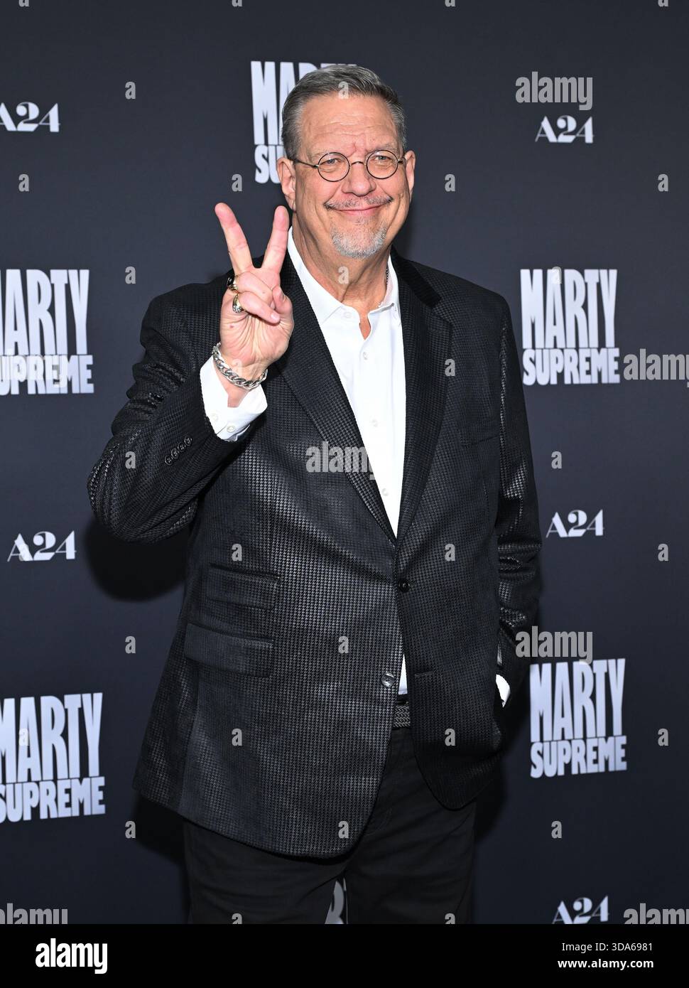 Beverly Hills, USA. 08th Dec, 2025. Penn Jillette arriving to the Los ...