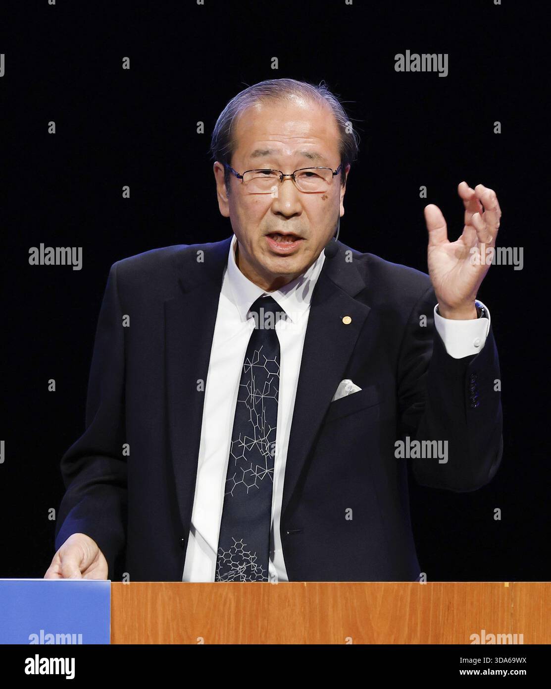 Nobel Prize in chemistry laureate Susumu Kitagawa delivers his Nobel ...