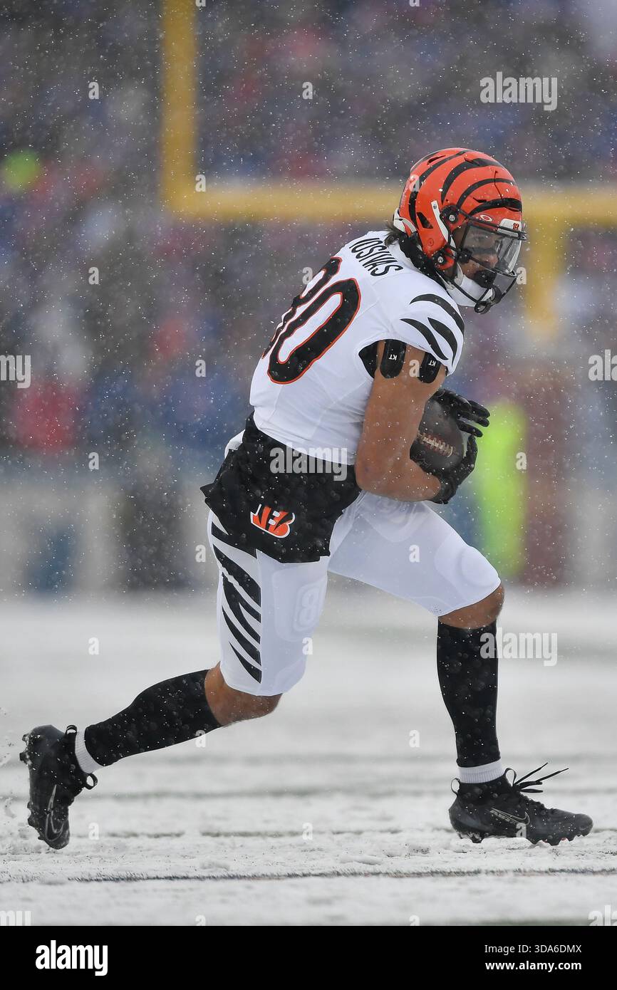 Cincinnati Bengals wide receiver Andrei Iosivas (80) runs with the ball ...