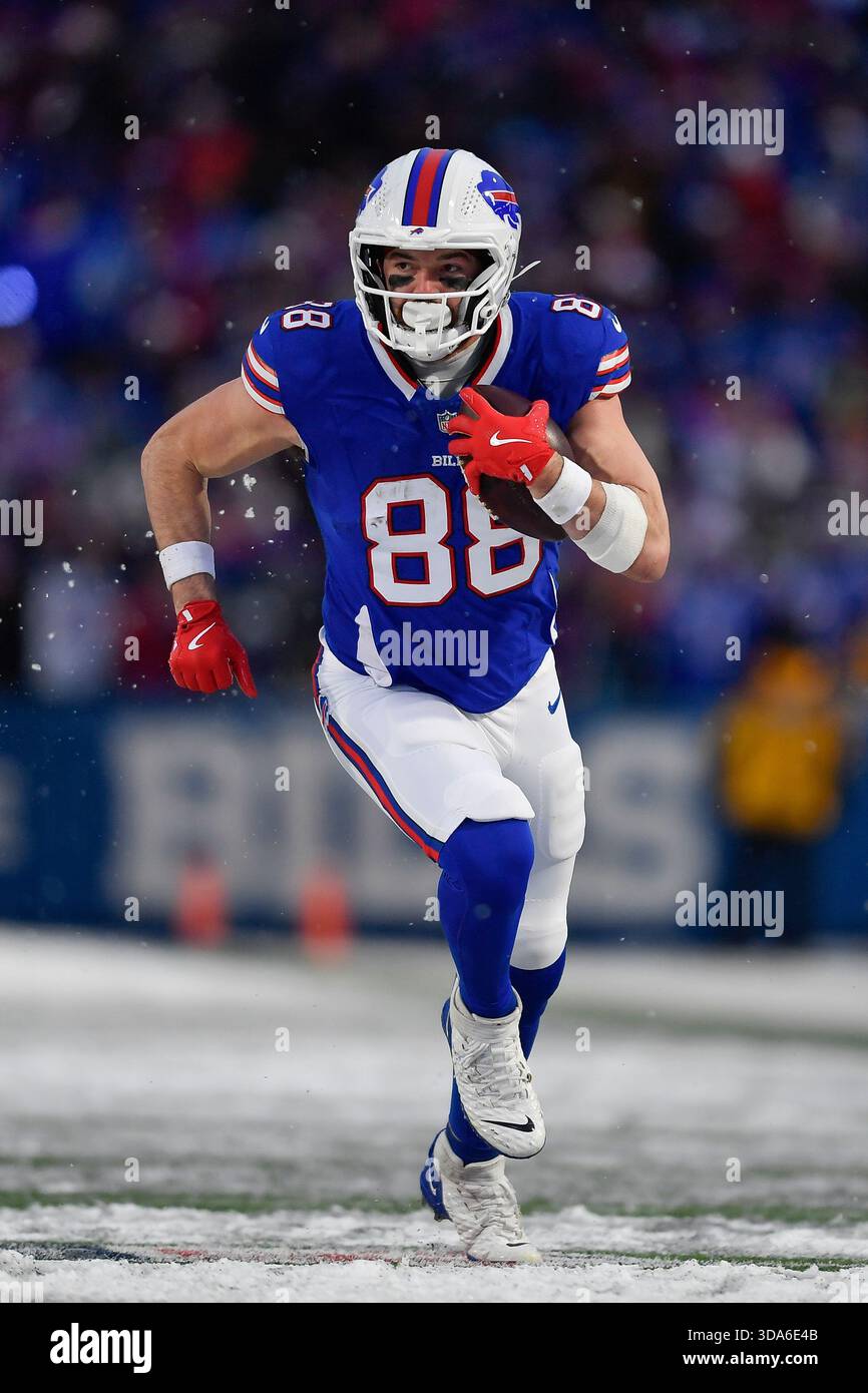 Buffalo Bills tight end Dawson Knox (88) runs with the ball during the ...