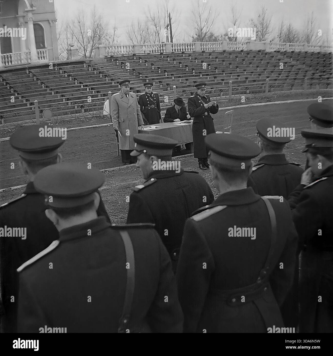 1950s police officers in uniform hi-res stock photography and images ...