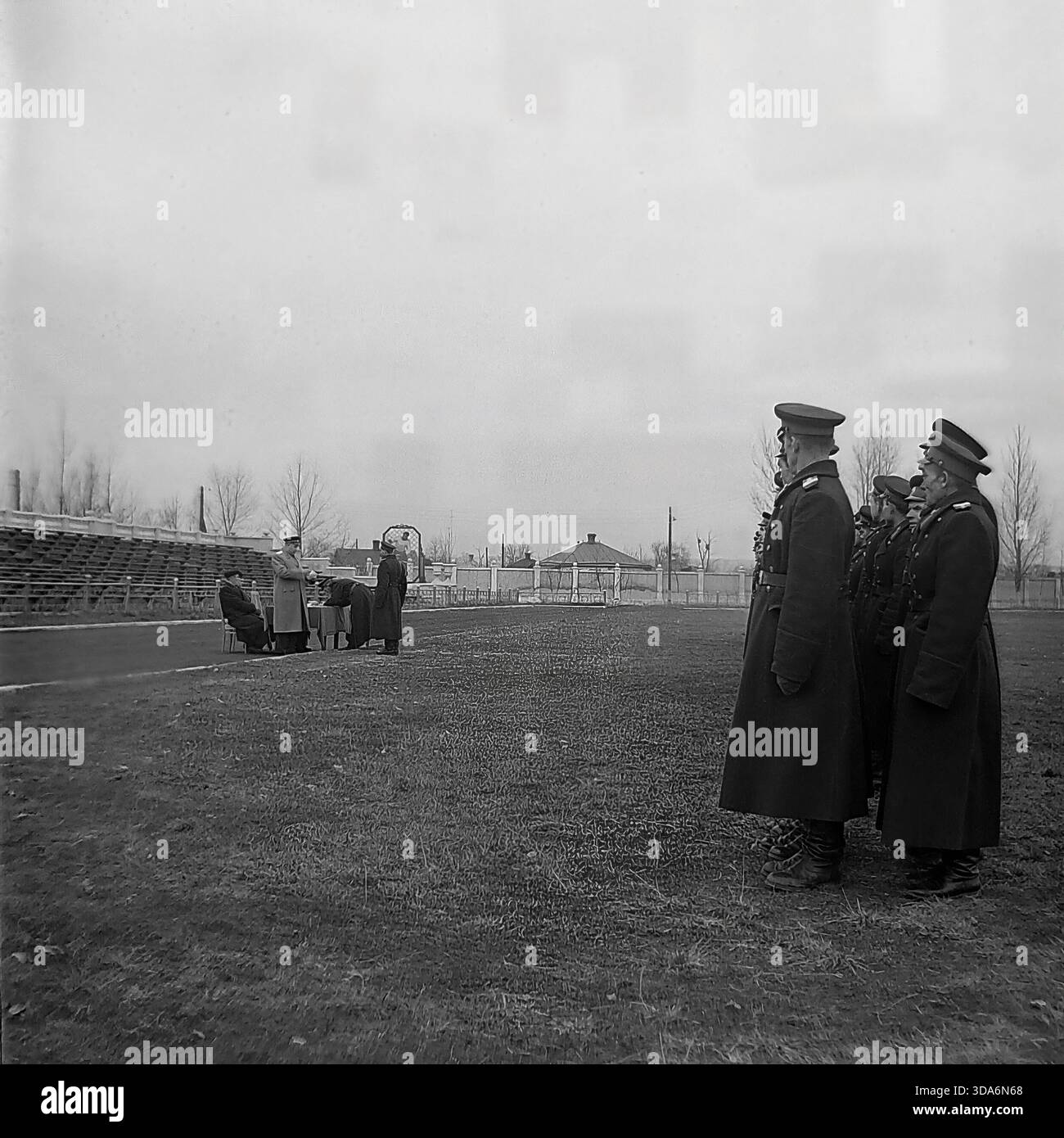 1950s police officers in uniform hi-res stock photography and images ...