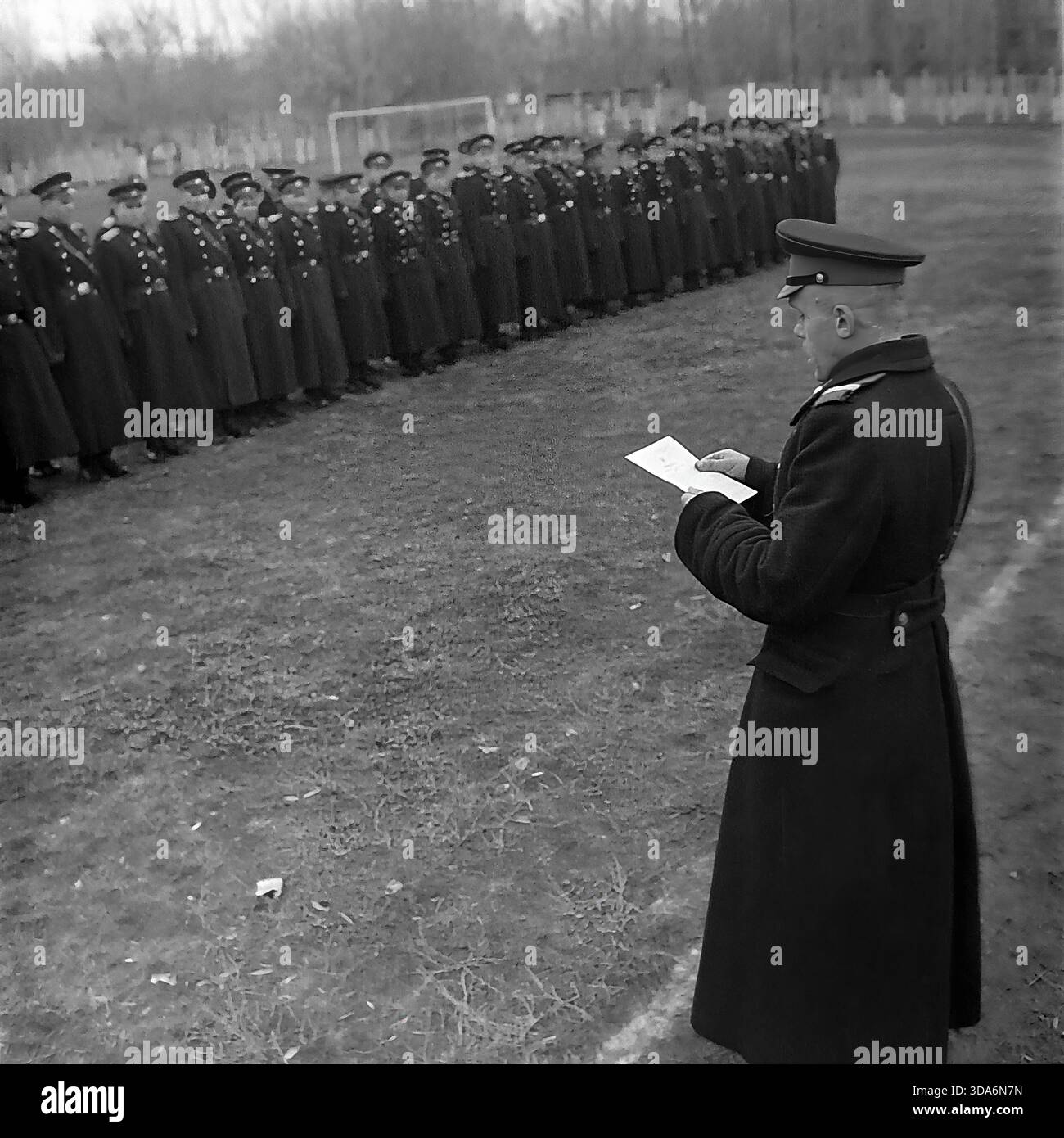 1950s police officers in uniform hi-res stock photography and images ...