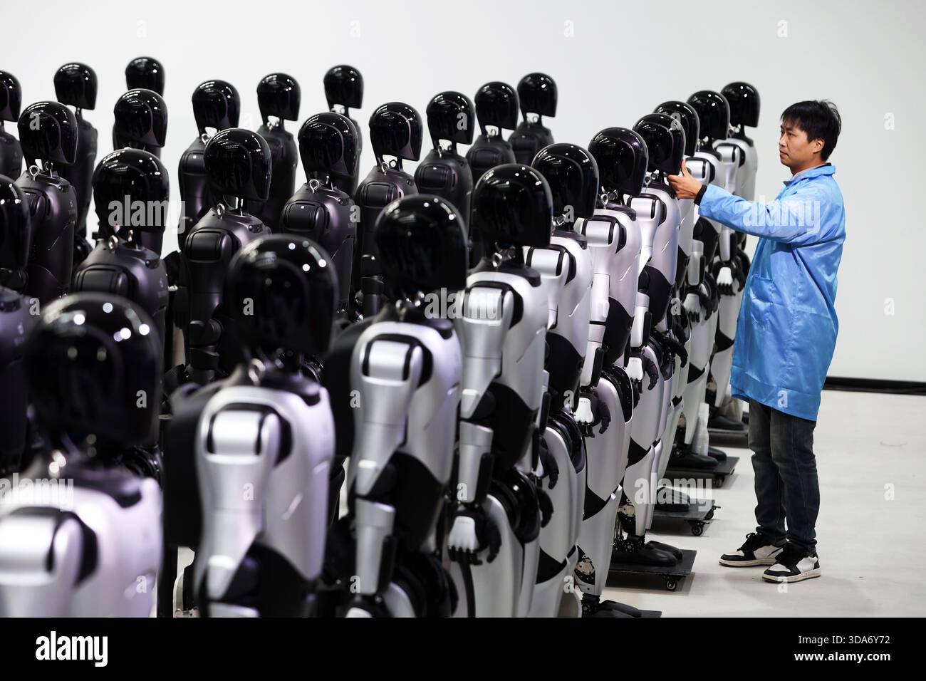 Lingxi x2 hi-res stock photography and images - Alamy