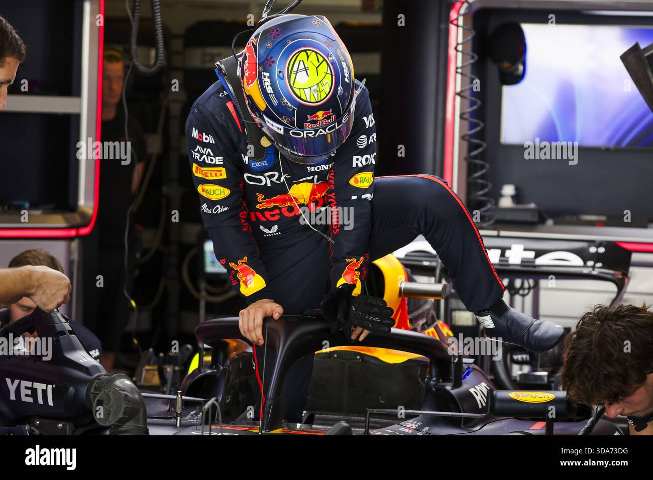 Rb21 abu dhabi hi-res stock photography and images - Alamy