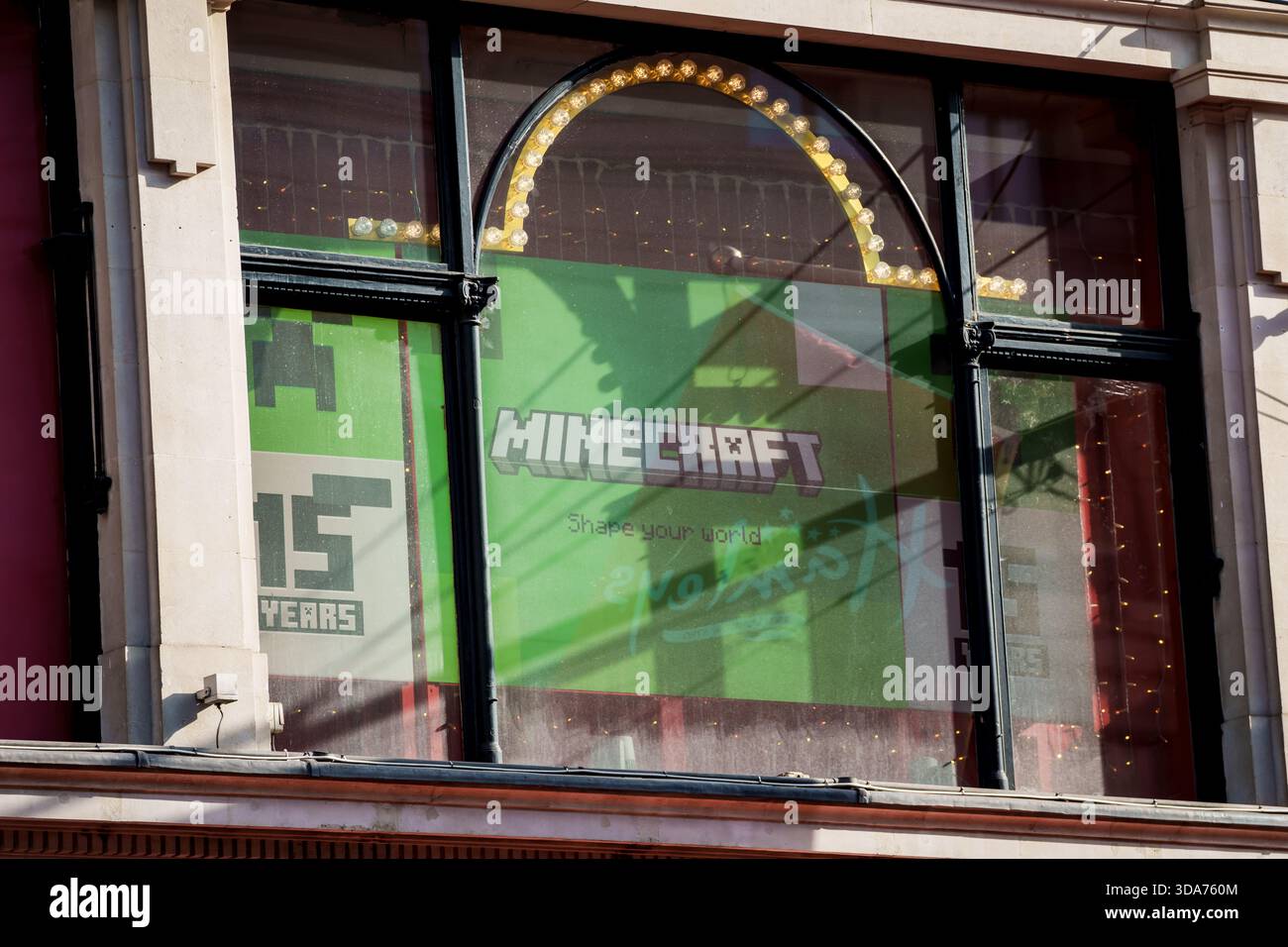 Mojang studios xbox hi-res stock photography and images - Alamy