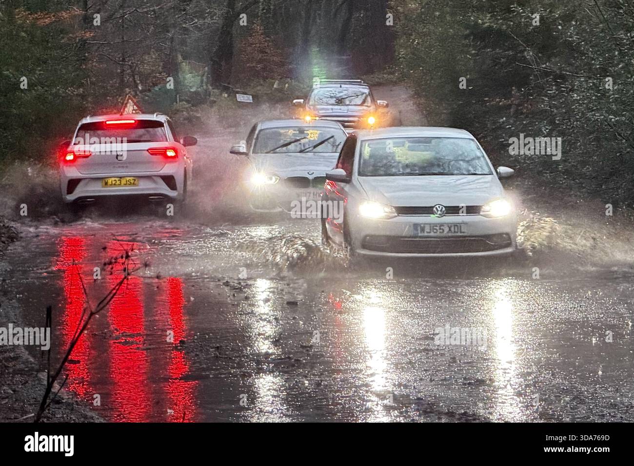 Devon, UK. 9th December, 2035. UK Weather: Storm Bram yellow wind and ...
