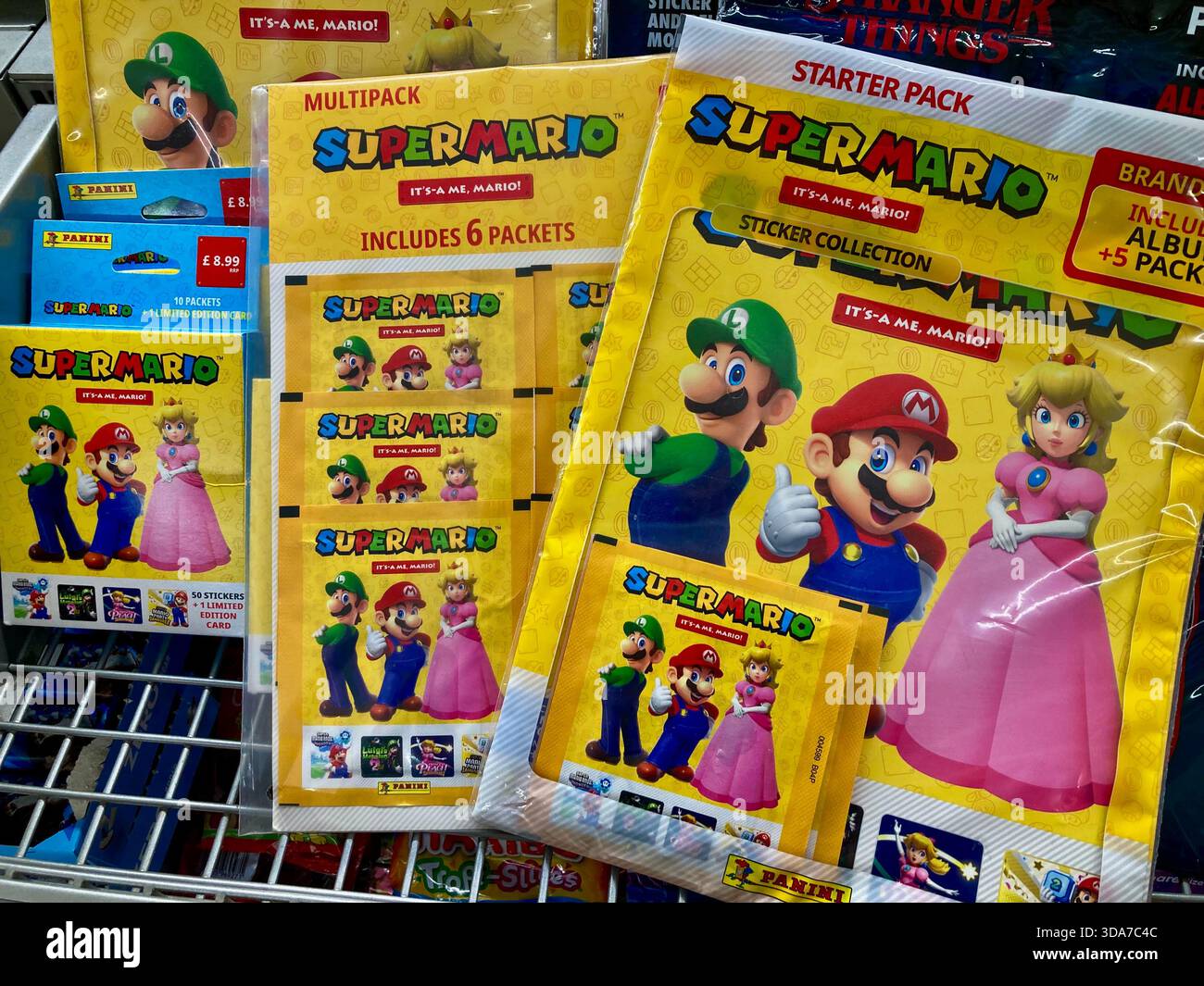 Mario luigi wario hi-res stock photography and images - Alamy