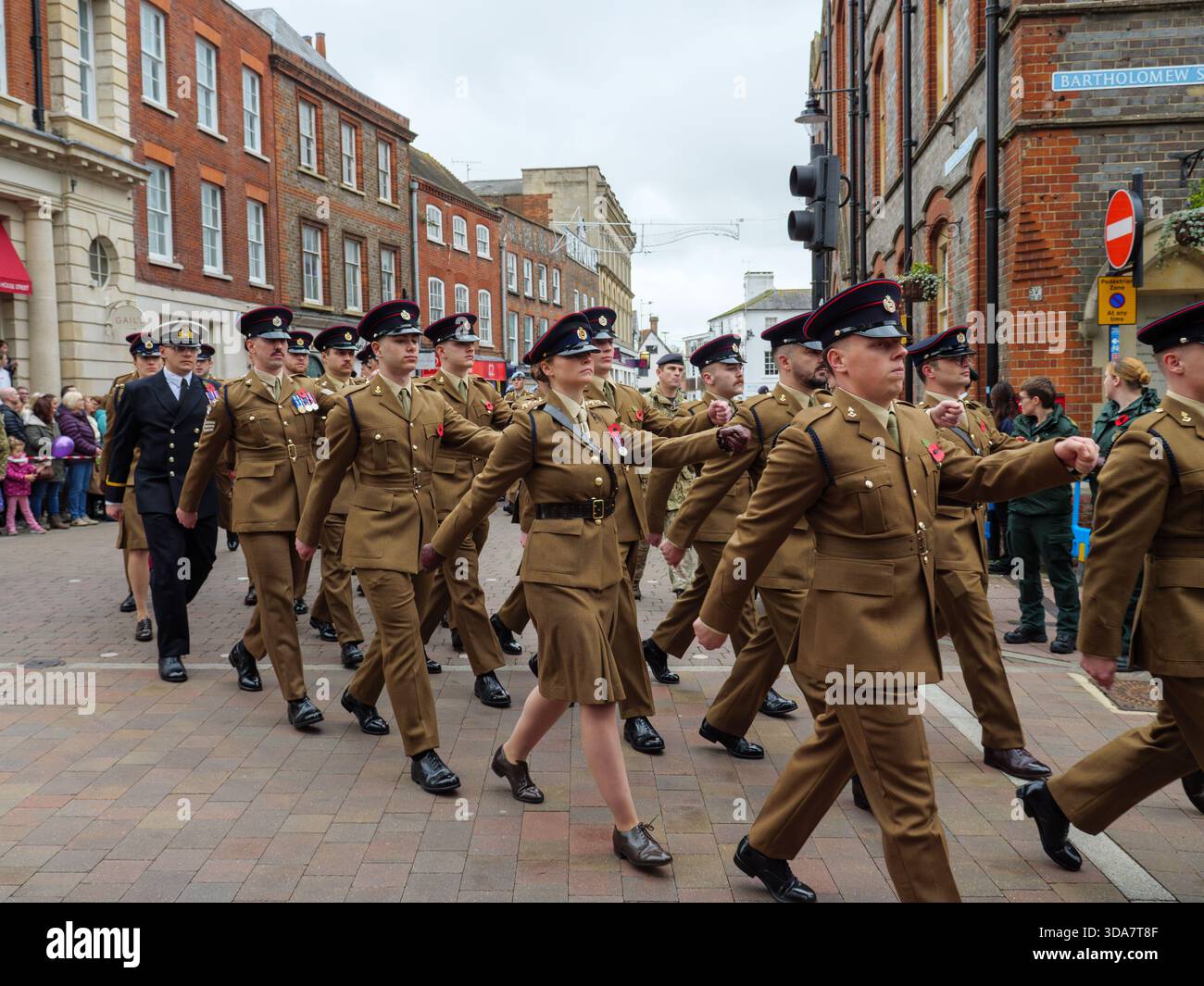 Military personnel in uniform hi-res stock photography and images - Alamy