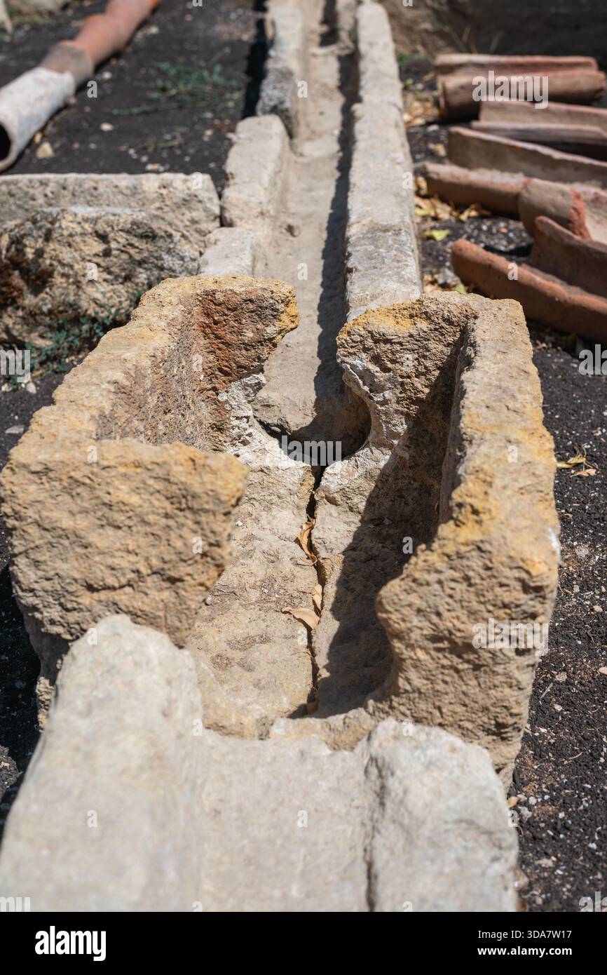 Stone gutter hi-res stock photography and images - Alamy