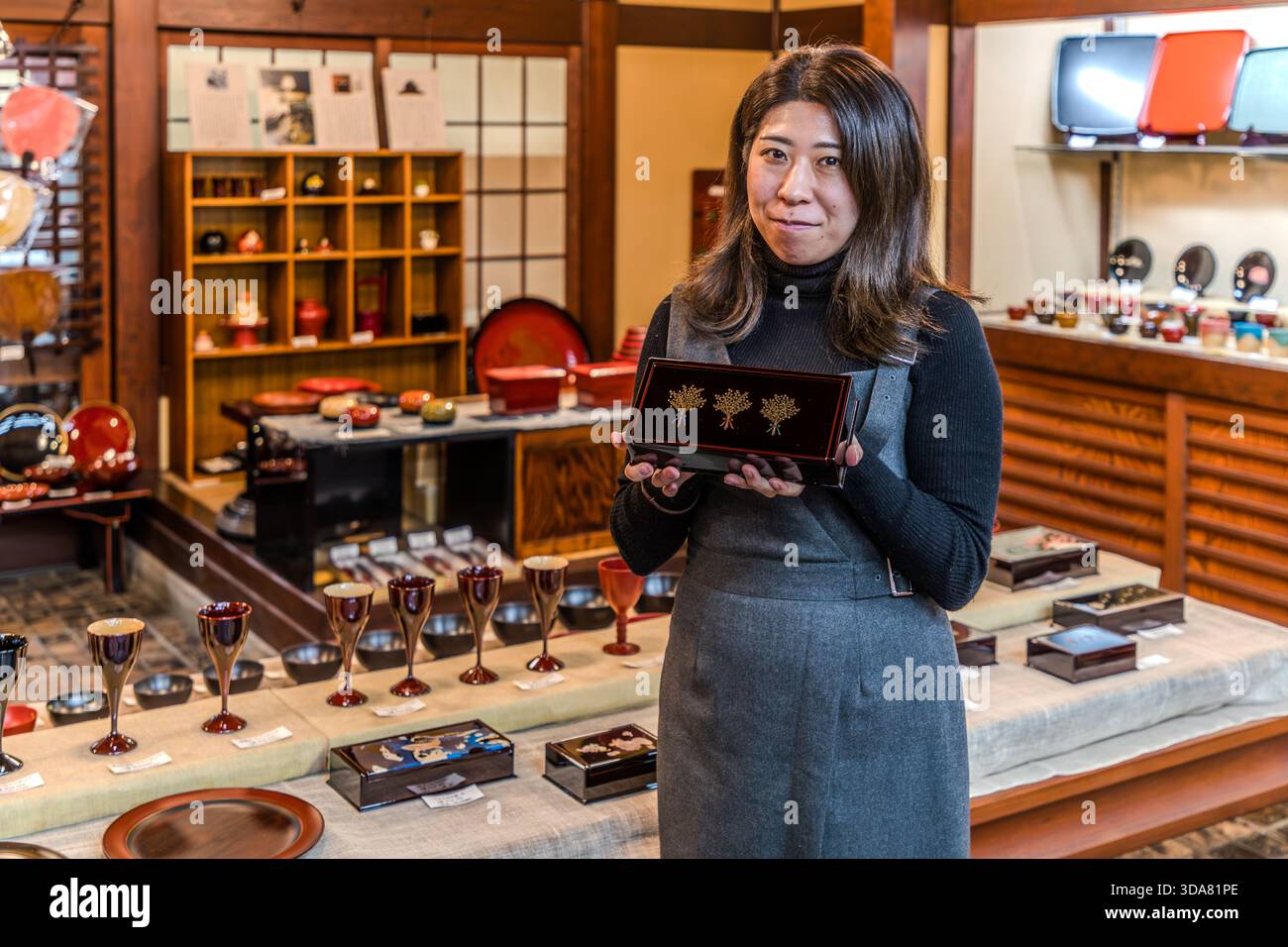 Lacquerware japan artisan hi-res stock photography and images - Alamy