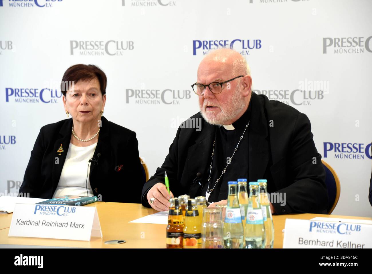 Damiela Philippi Gespraechsleiterin Kardinal Reinhard Marx Muenchen ...