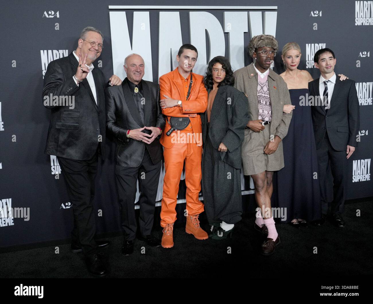 (L-R) MARTY SUPREME Cast - Penn Jillette, Kevin O'Leary, Timothée ...