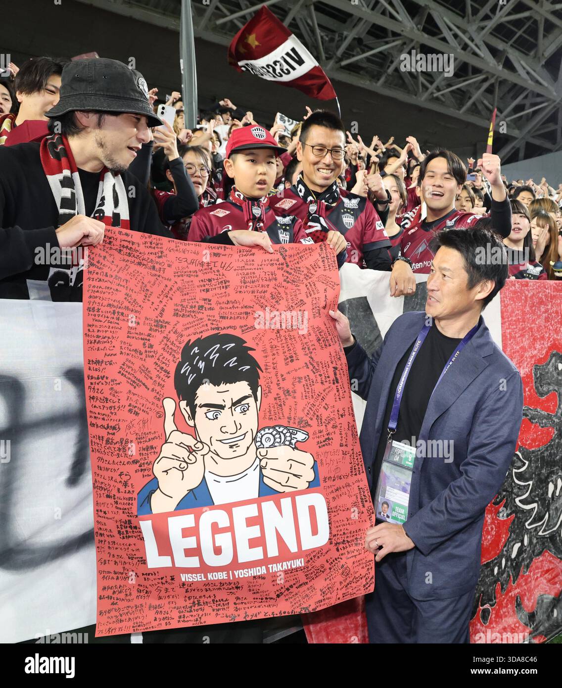 Vissel Kobe head coach Takayuki Yoshida expresses his gratitude after the final match of Asian ...