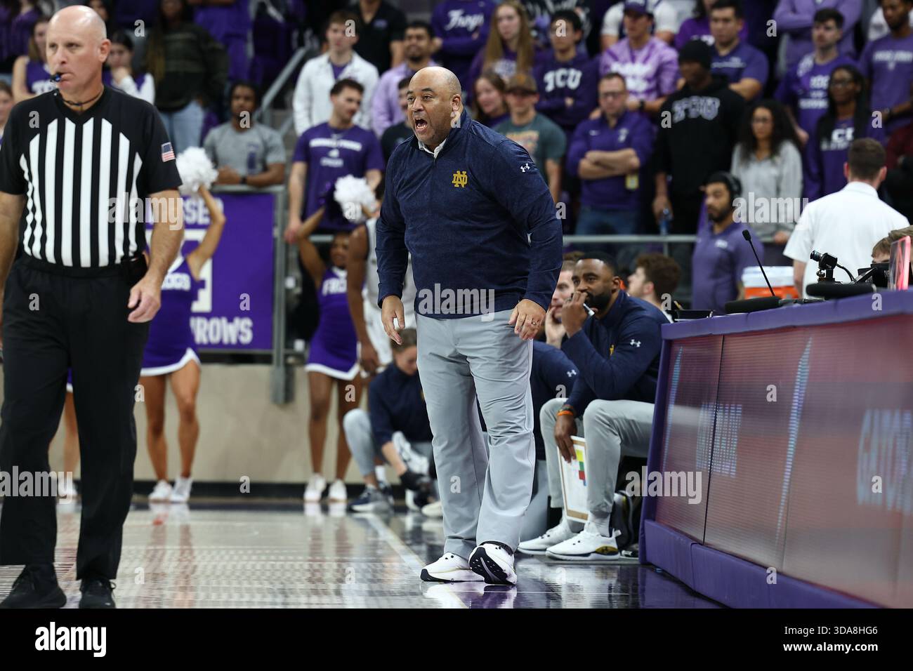 FORT WORTH, TX - DECEMBER 05: Notre Dame Fighting Irish head coach ...