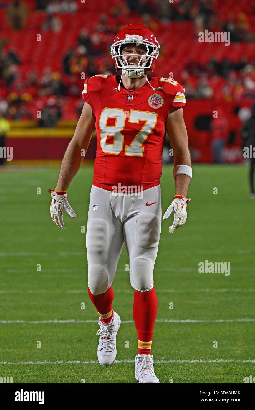 Kansas City Chiefs tight end Travis Kelce (87) on the field before an ...