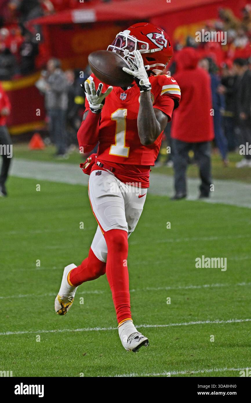Kansas City Chiefs wide receiver Xavier Worthy (1) catches a pass ...
