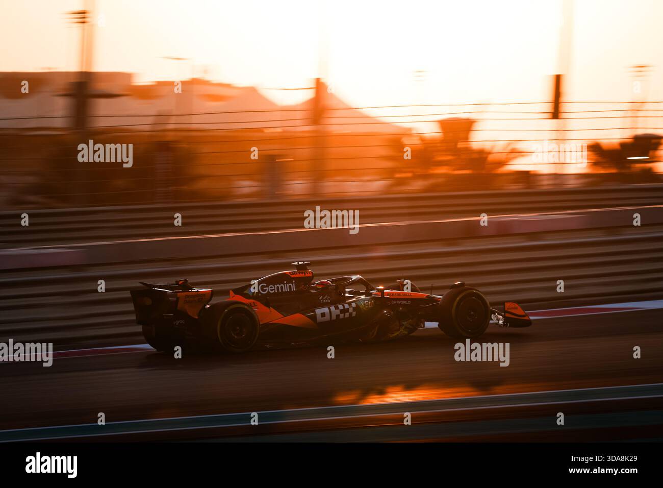 81 PIASTRI Oscar (aus), McLaren F1 Team MCL39, action during the 2025 ...