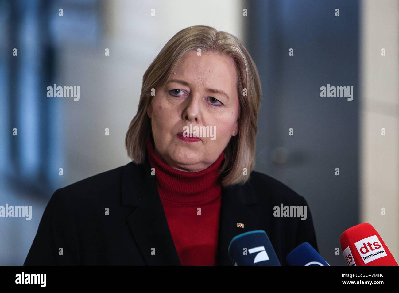 Politik - Deutscher Bundestag - 48. Bundestagssitzung 05.12.2025 ...