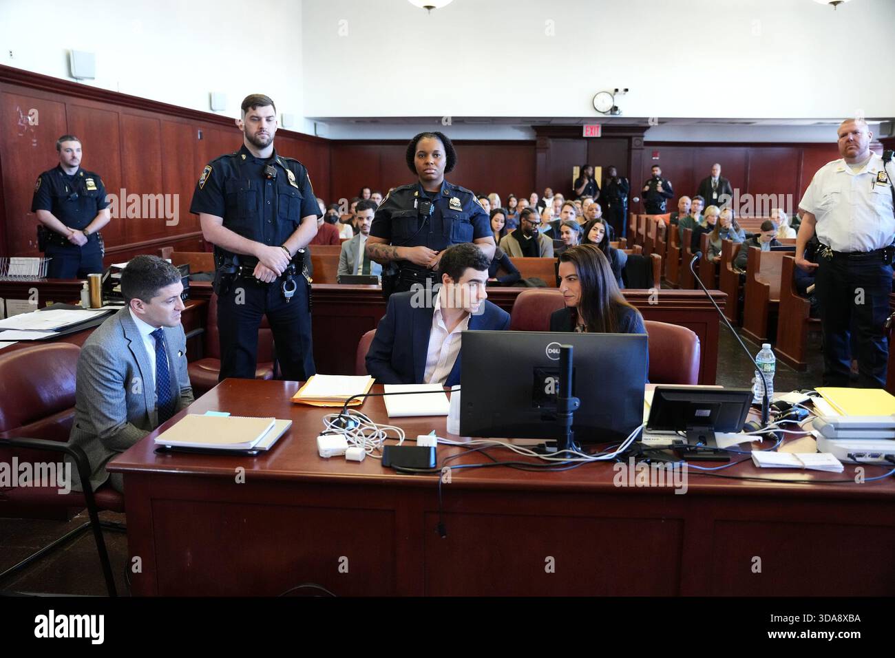 Luigi Mangione appears in Manhattan Supreme Court for a suppression ...