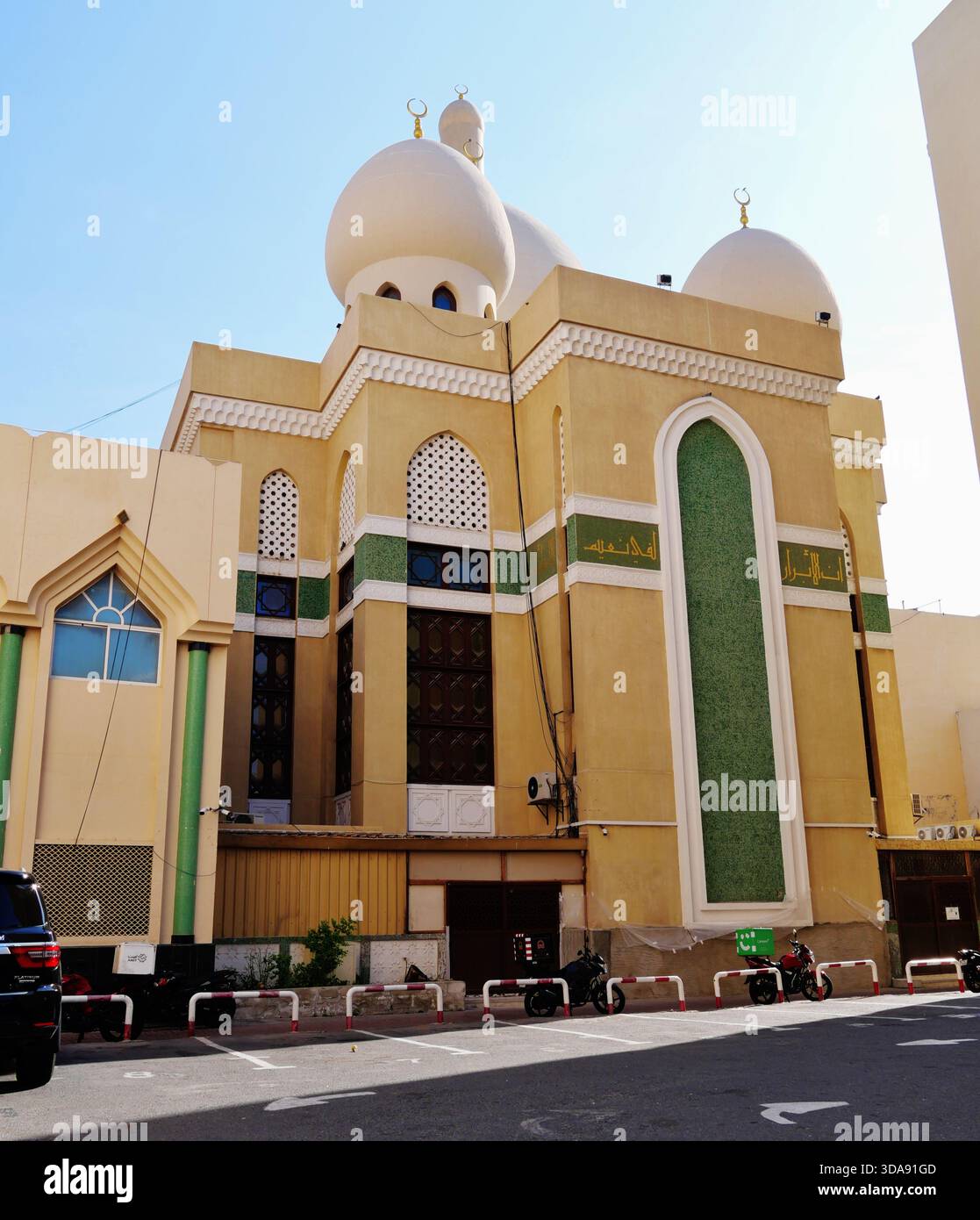 Historic imam ali mosque hi-res stock photography and images - Alamy