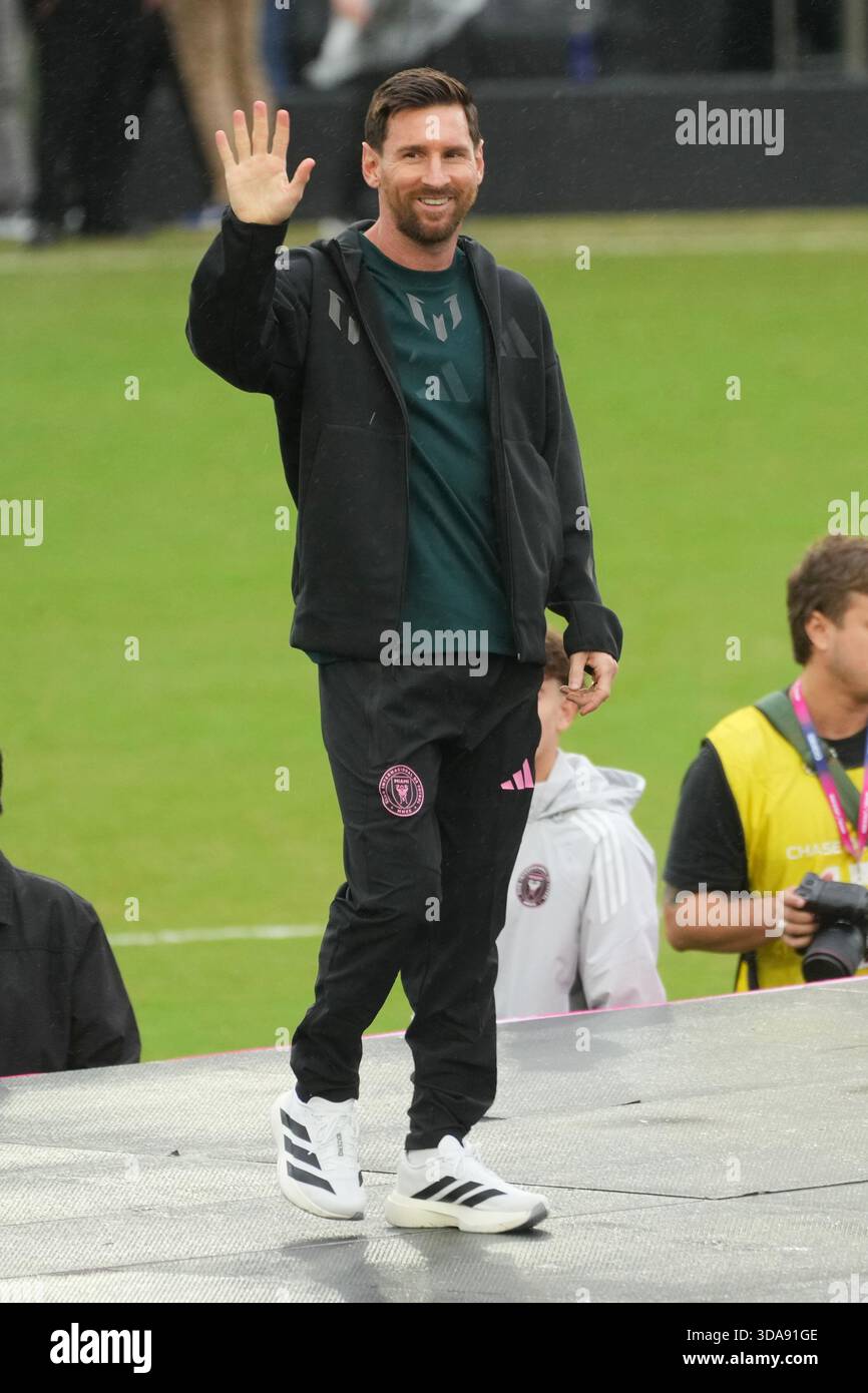 Inter Miami forward Lionel Messi waves to fans before receiving the MLS ...