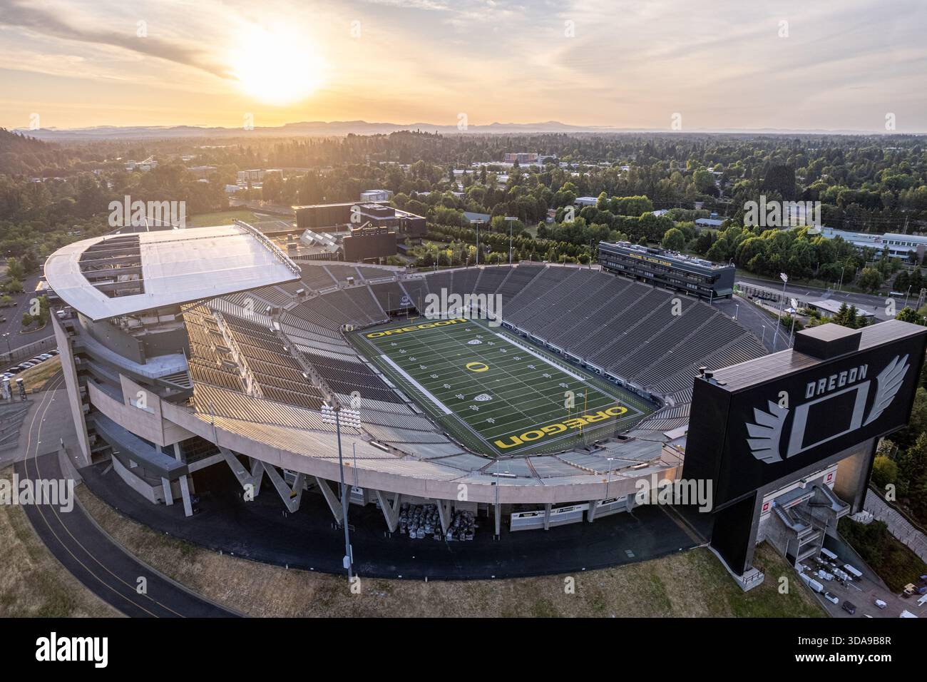 Autzen stadium aerial hi-res stock photography and images - Alamy