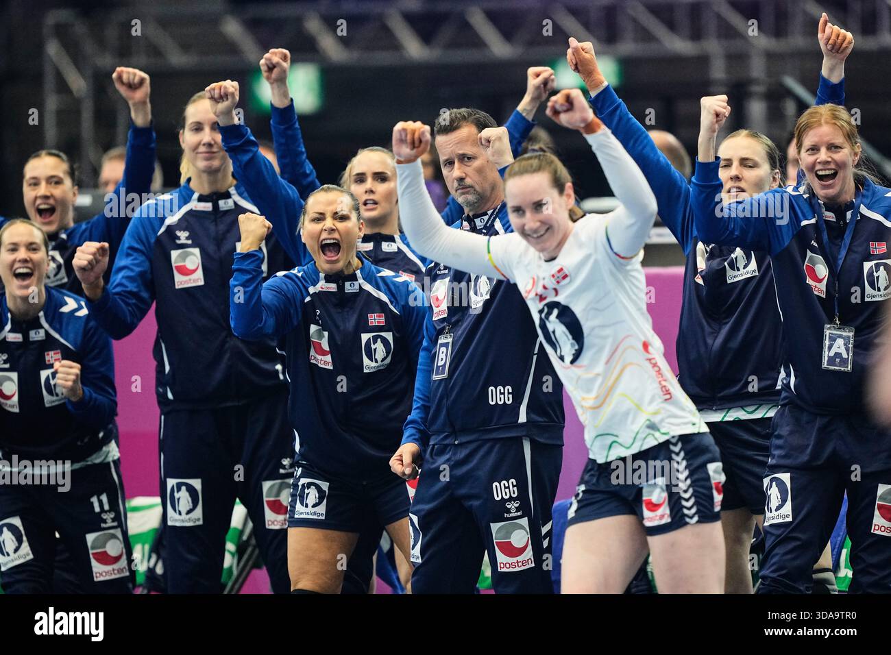 Norway players celebrate after scoring during the women's handball ...