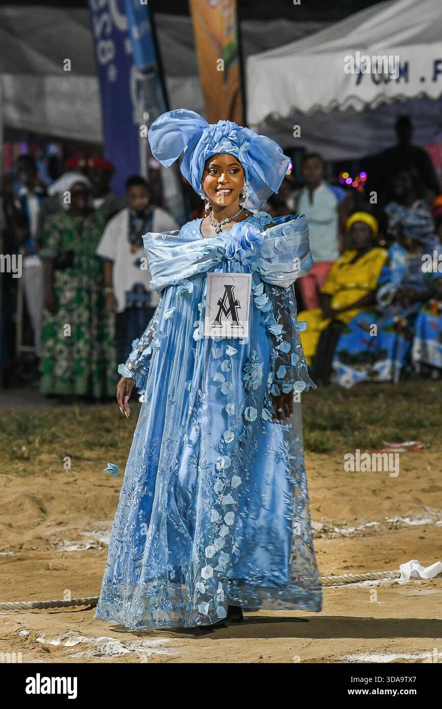(251209) -- YAOUNDE, Dec. 9, 2025 (Xinhua) -- A "Miss Ngondo ...