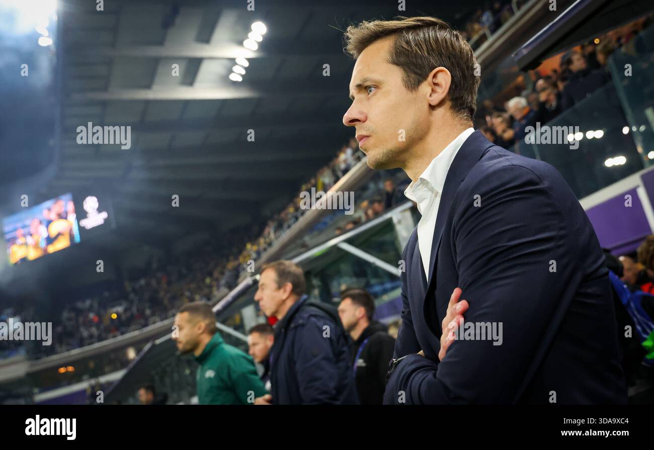 Union's head coach David Hubert pictured at the start of a soccer game ...