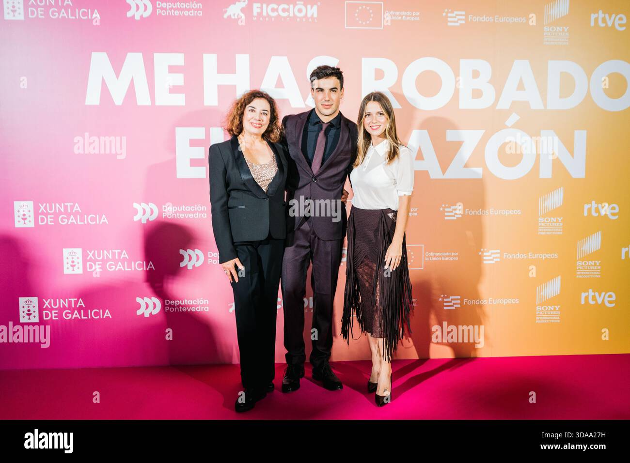 (L-R) Director Chus Gutiérrez and actors Óscar Casas and Ana Jara pose ...
