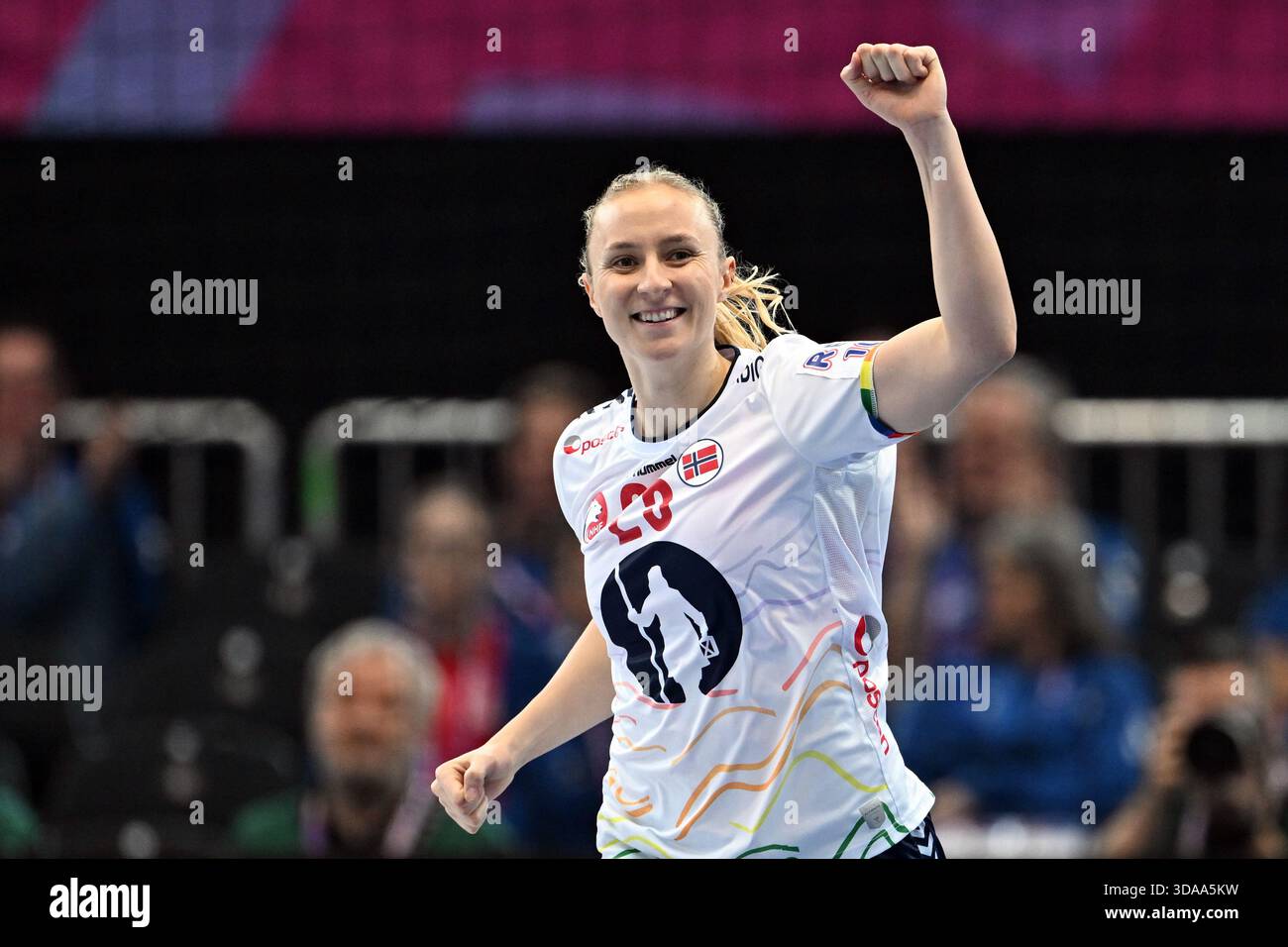 09 December 2025, North Rhine-Westphalia, Dortmund: Handball, Women ...