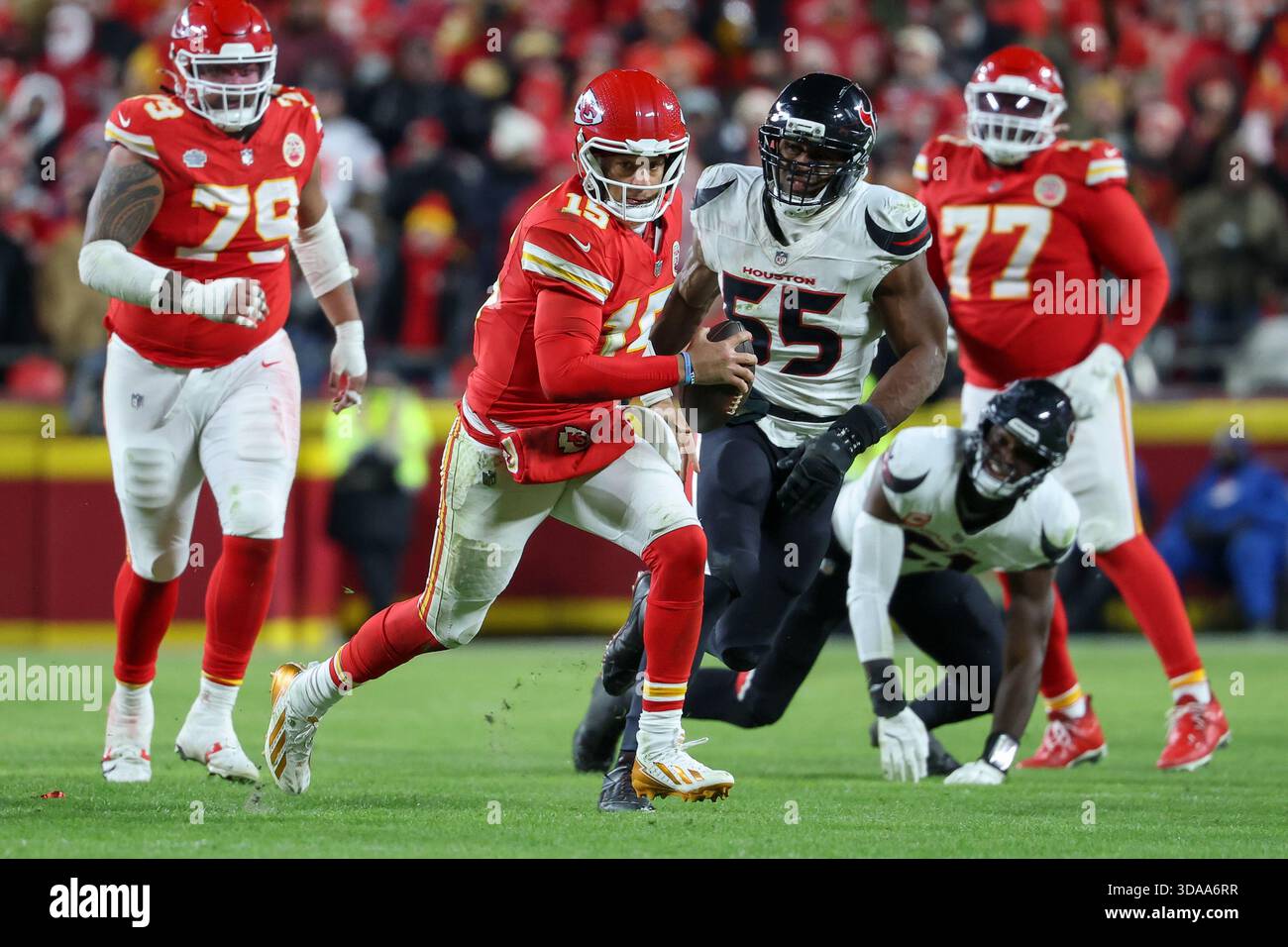 December 7, 2025: Kansas City Chiefs quarterback Patrick Mahomes (15 ...