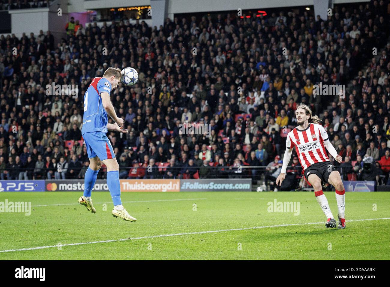 EINDHOVEN - Alexander Sorloth of Atletico Madrid scores the 3-1 goal ...