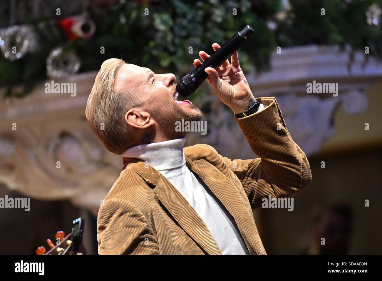 Matt Goss performs during the annual Nordoff and Robbins Carol Service ...