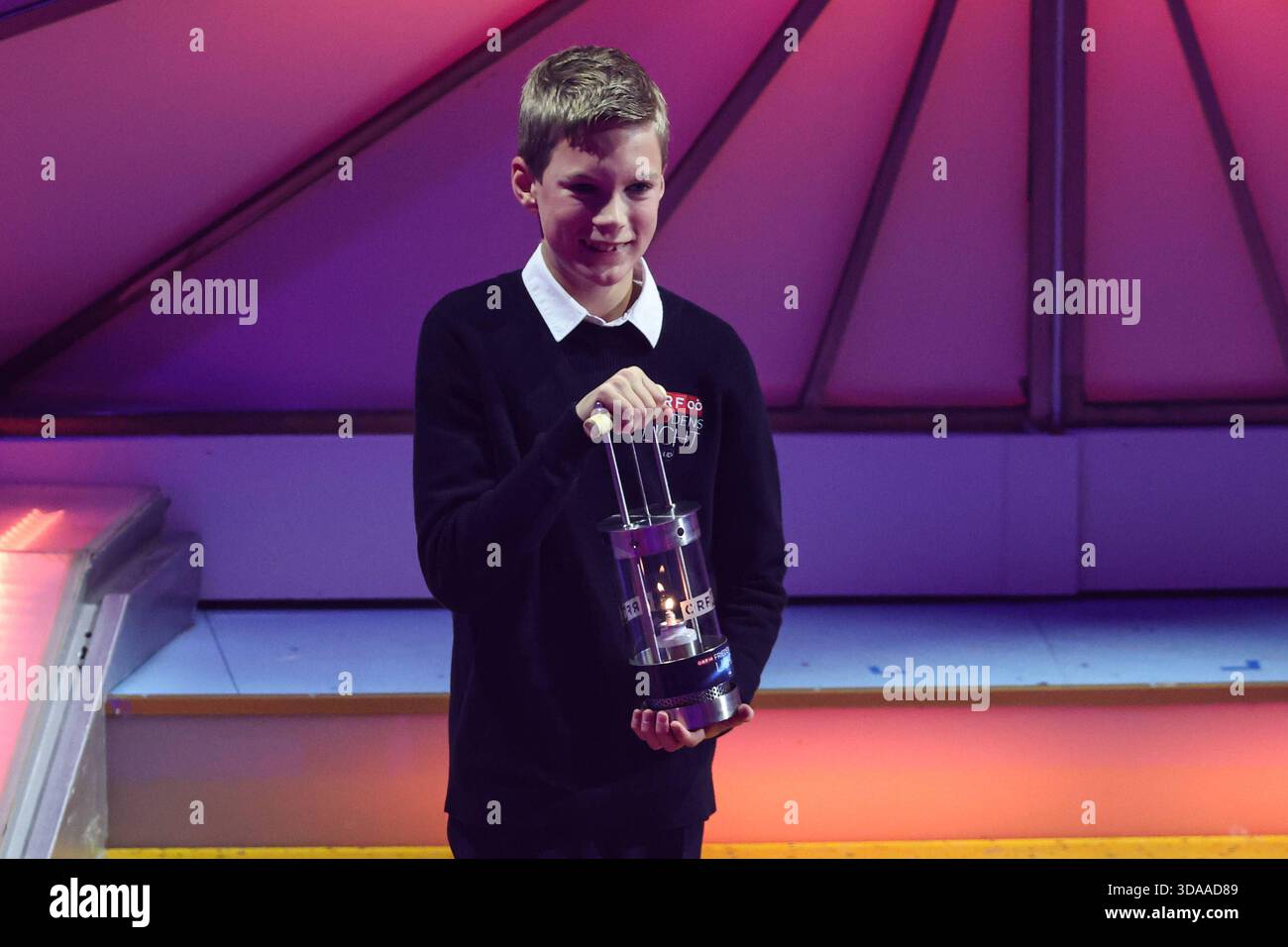 Friedenslichtkind 2025 Florian Mitter - ARD Live Show ãAdventsfest der 100.000 LichterÒ 2025 aus ...