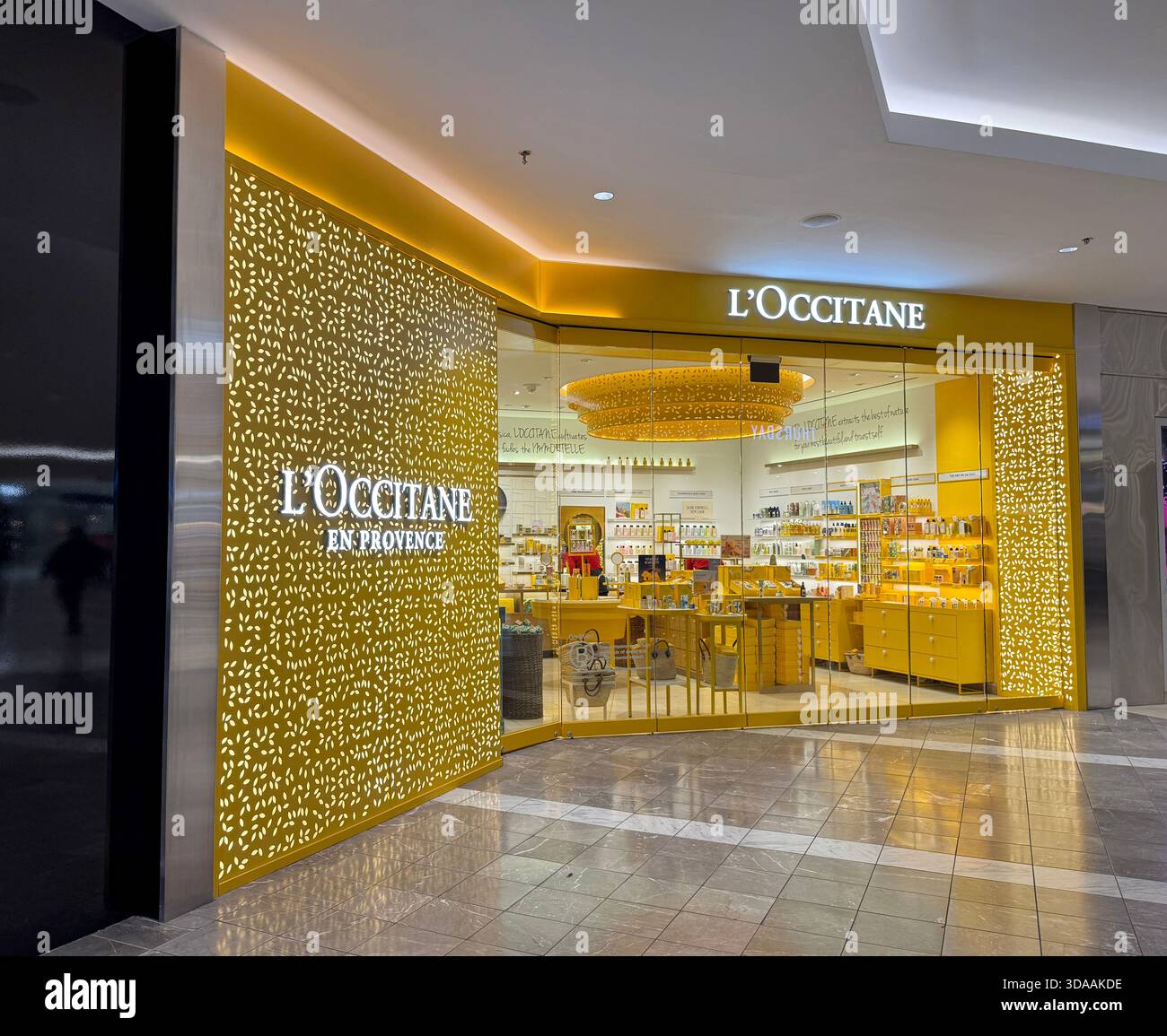 l'Occitane store in Paramus, NJ shopping mall Stock Photo - Alamy