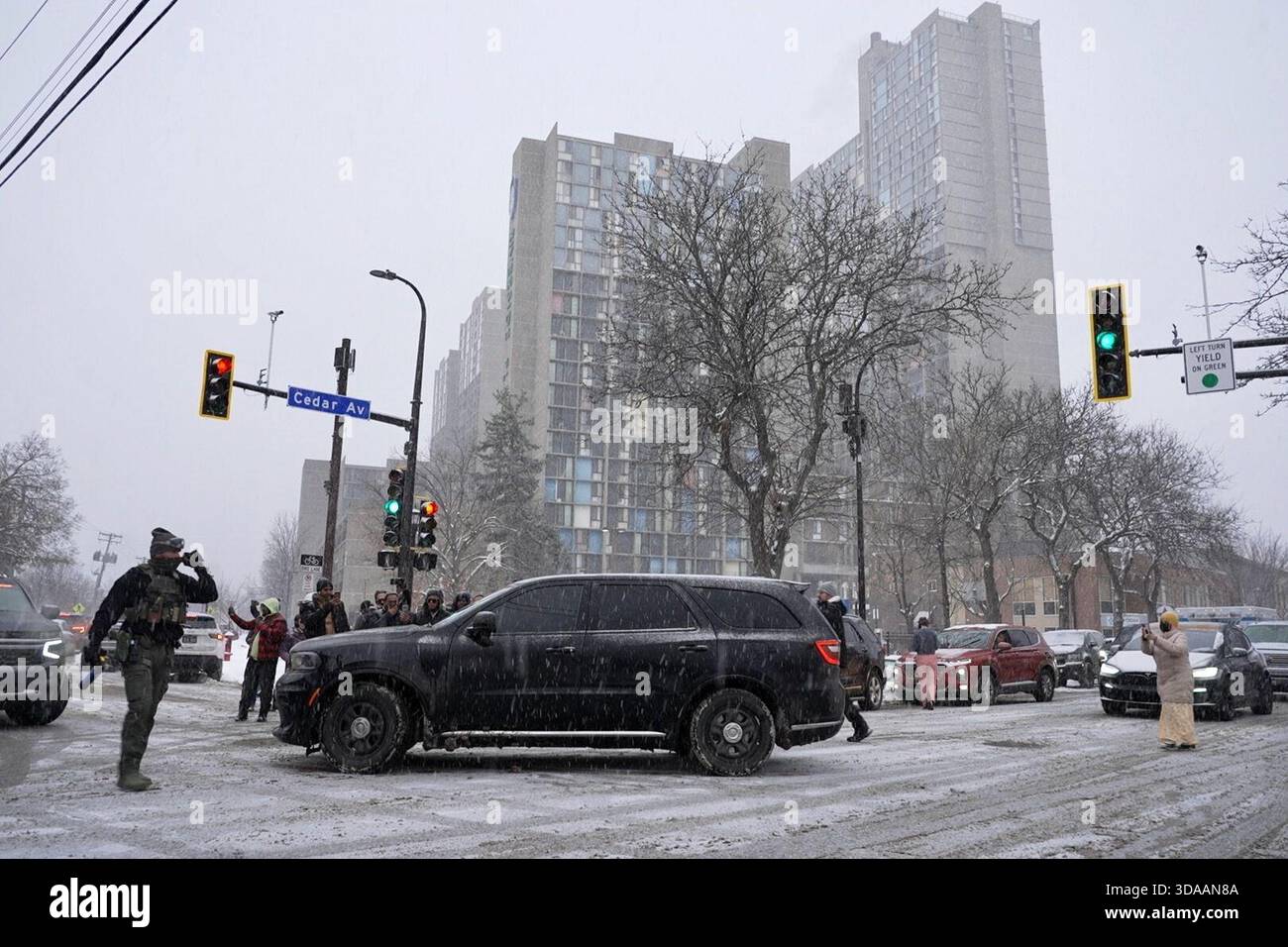 Activists confronted a group of Immigration and Customs Enforcement ...