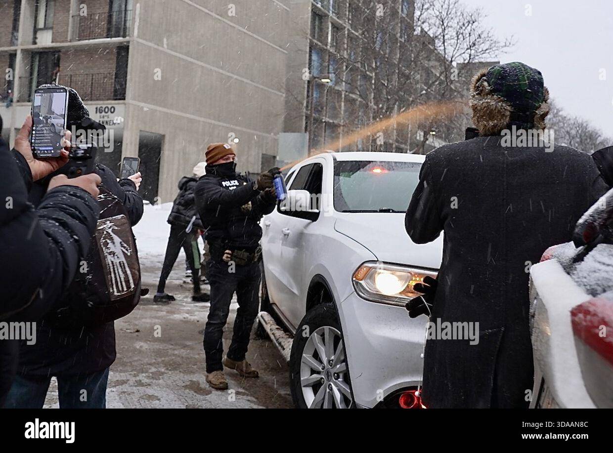 Activists confronted a group of Immigration and Customs Enforcement ...