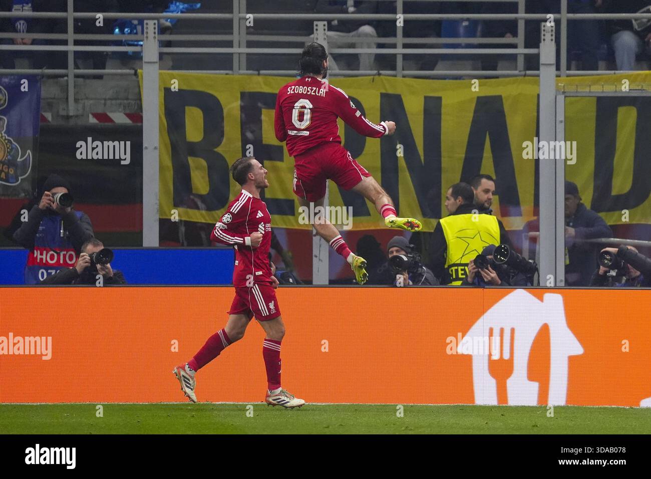 Szoboszlai liverpool celebrate hi-res stock photography and images - Alamy