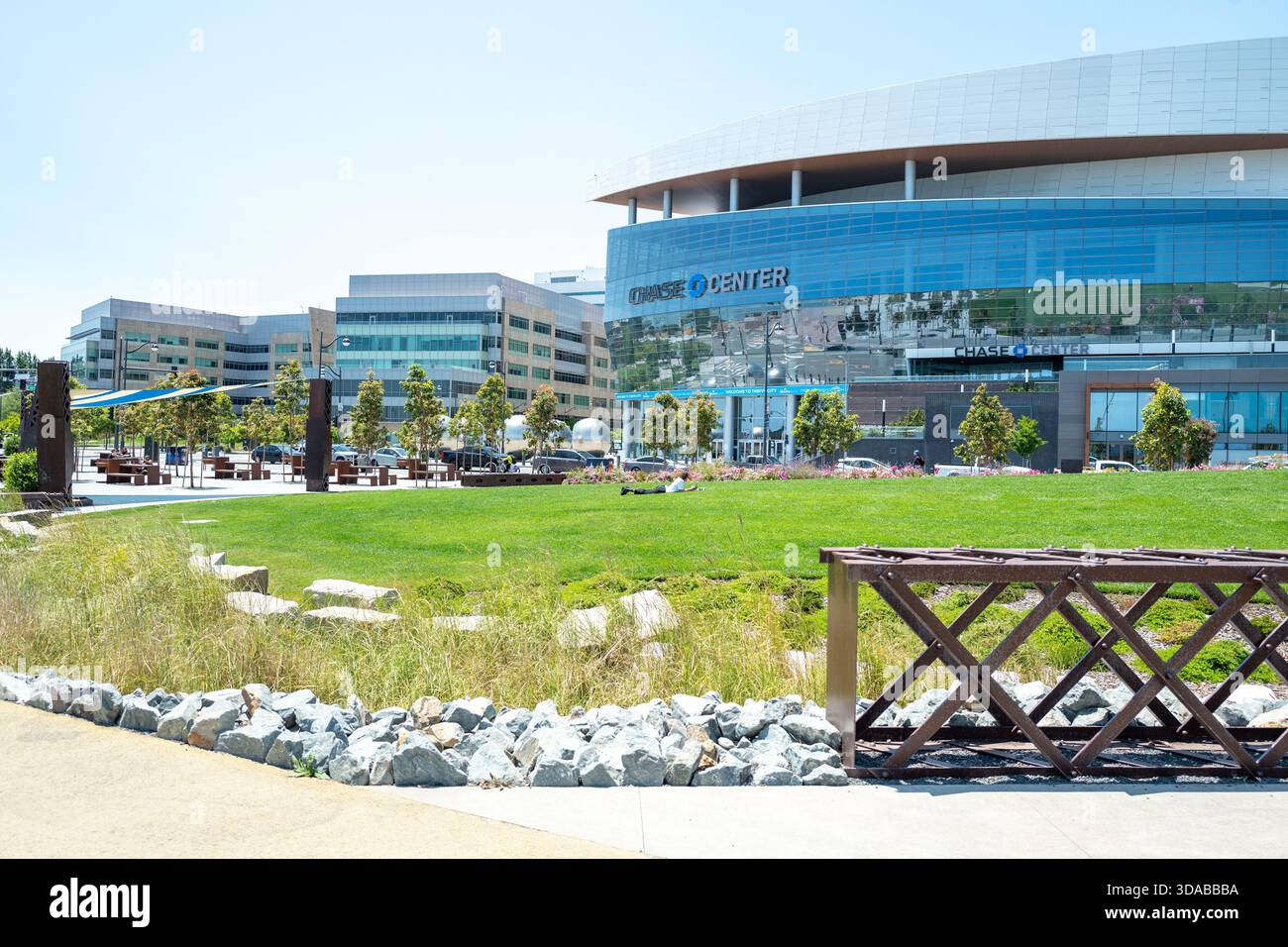 Sunny day in Bayfront Park with lawns and Chase Center visible, Mission ...