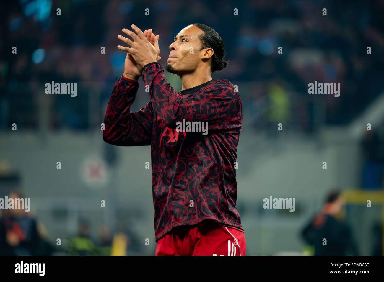 Virgil van Dijk (Liverpool FC) claps his hands during the UEFA ...